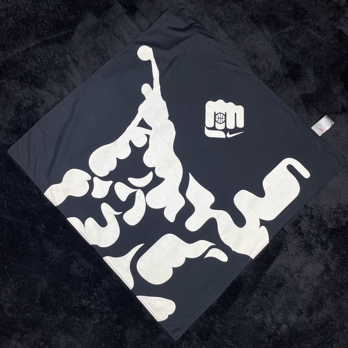 Nike × Streetwear RARE! Vintage Nike basketball bandana | Grailed