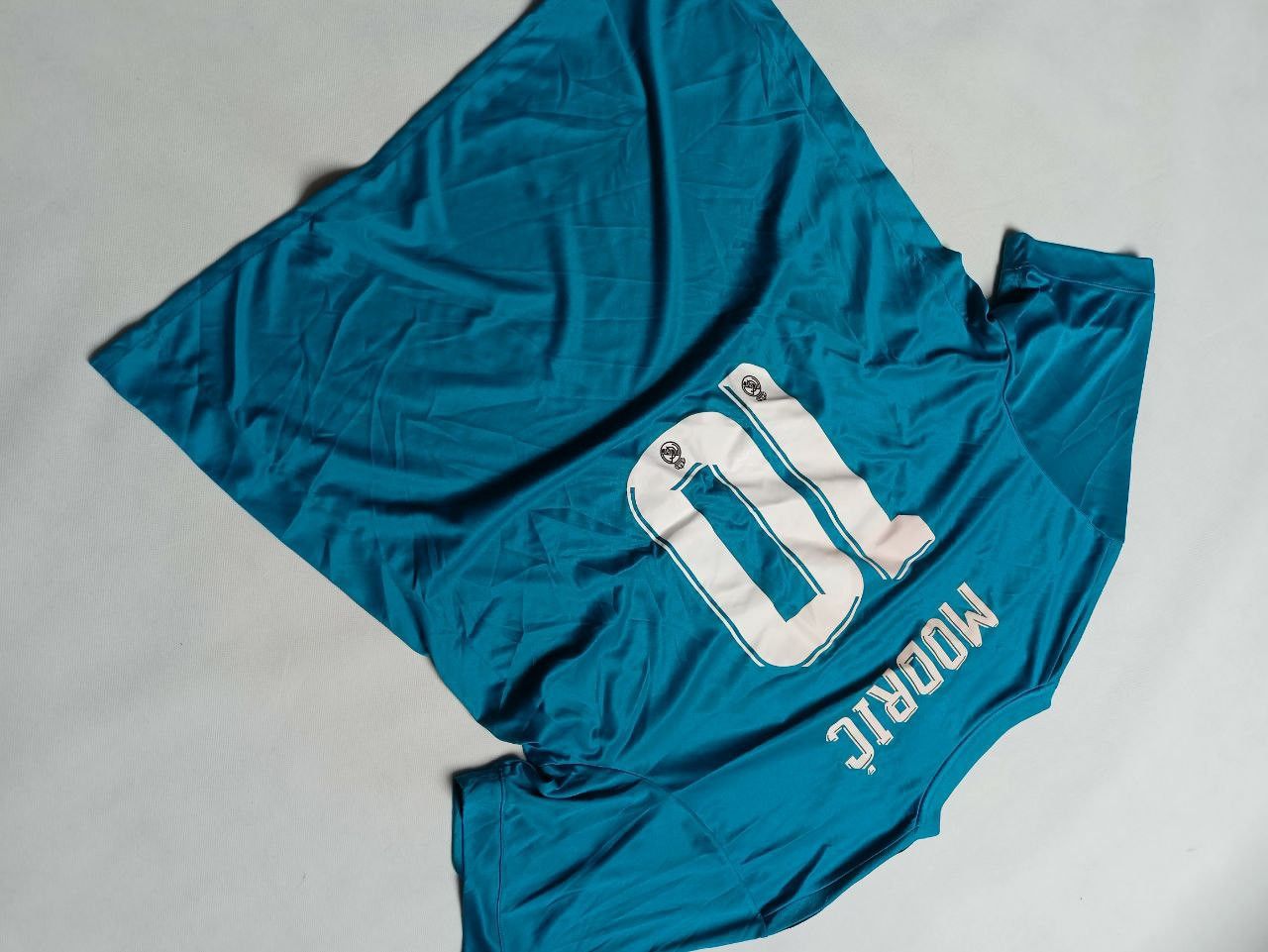 Adidas × Streetwear × Vintage 💥Real Madrid Luka Modric 2018 Third ...
