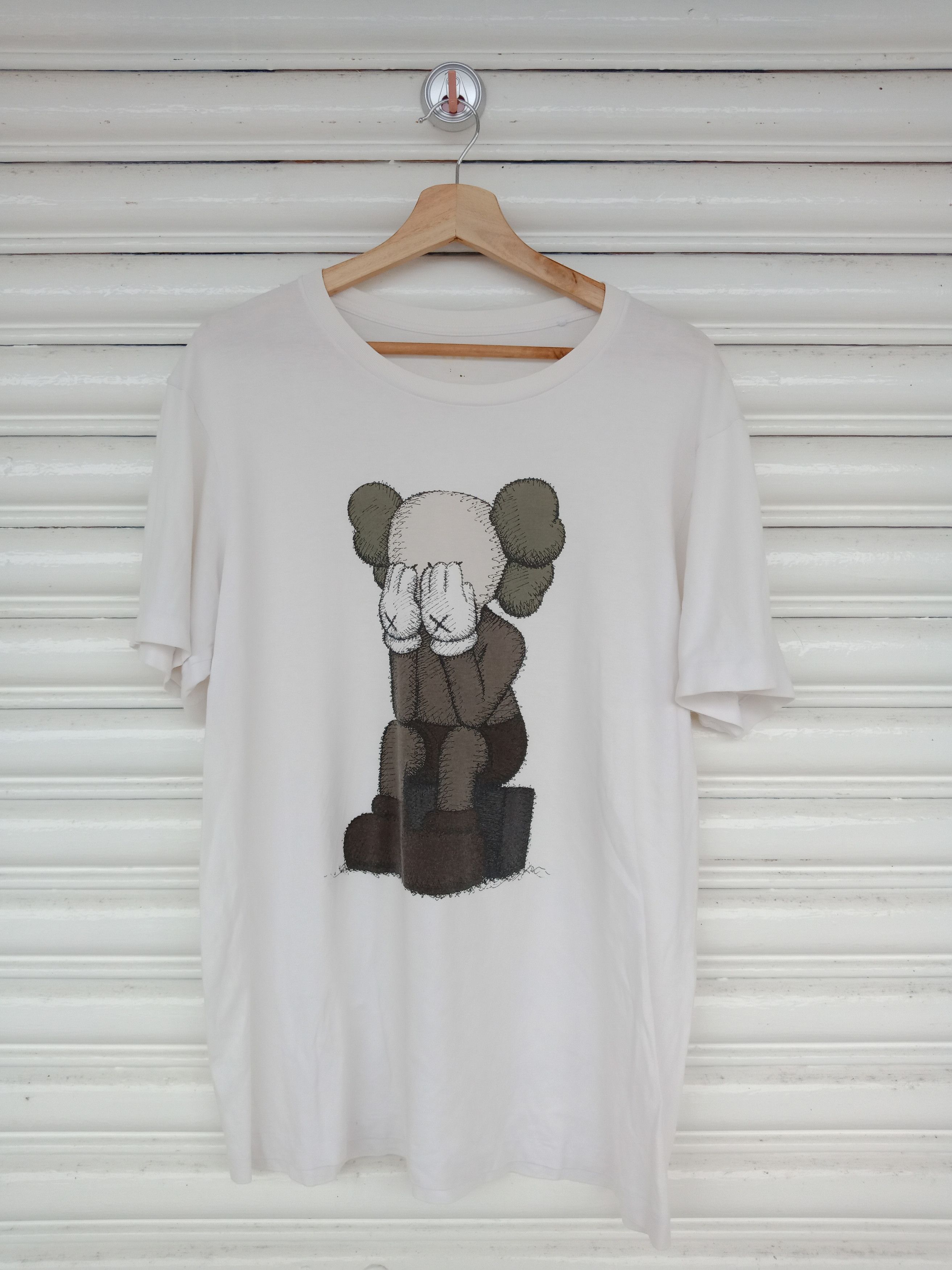 Kaws × Uniqlo Kaws X Uniqlo Bearbrick | Grailed