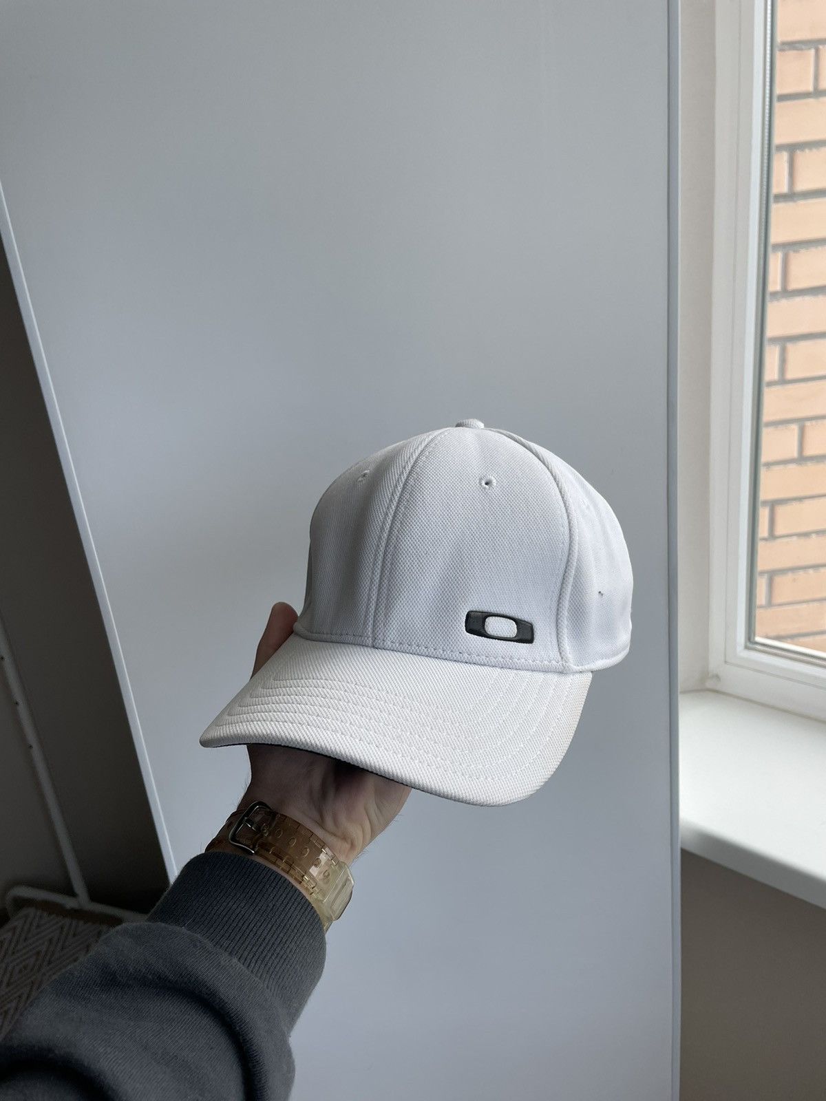 Vintage Oakley white y2k cap | Grailed