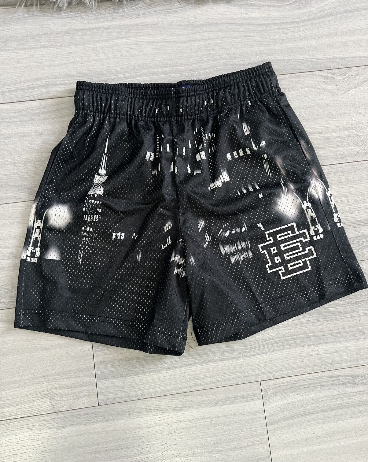 Eric Emanuel Eric Emanuel EE Basic Shorts NYC Skyline Small | Grailed