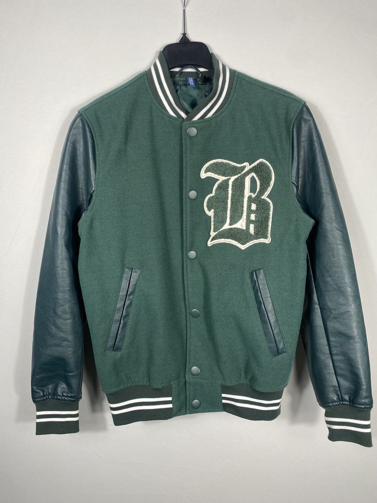 Divided × Streetwear × Vintage Vintage Y2K Divided Green Varsity Jacket ...