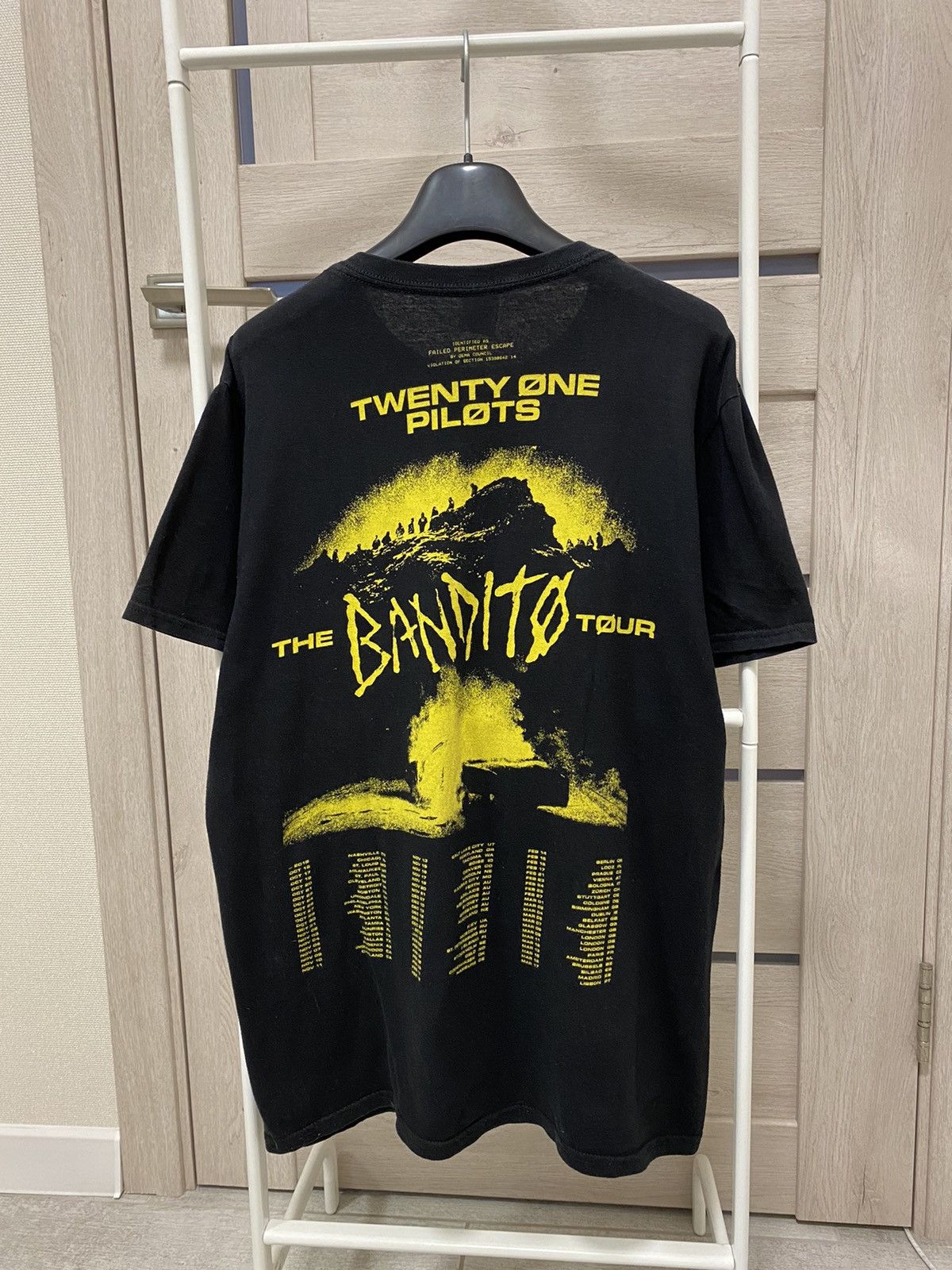Band Tees × Streetwear Twenty One Pilots 2018-2019 The Bandito Tour ...