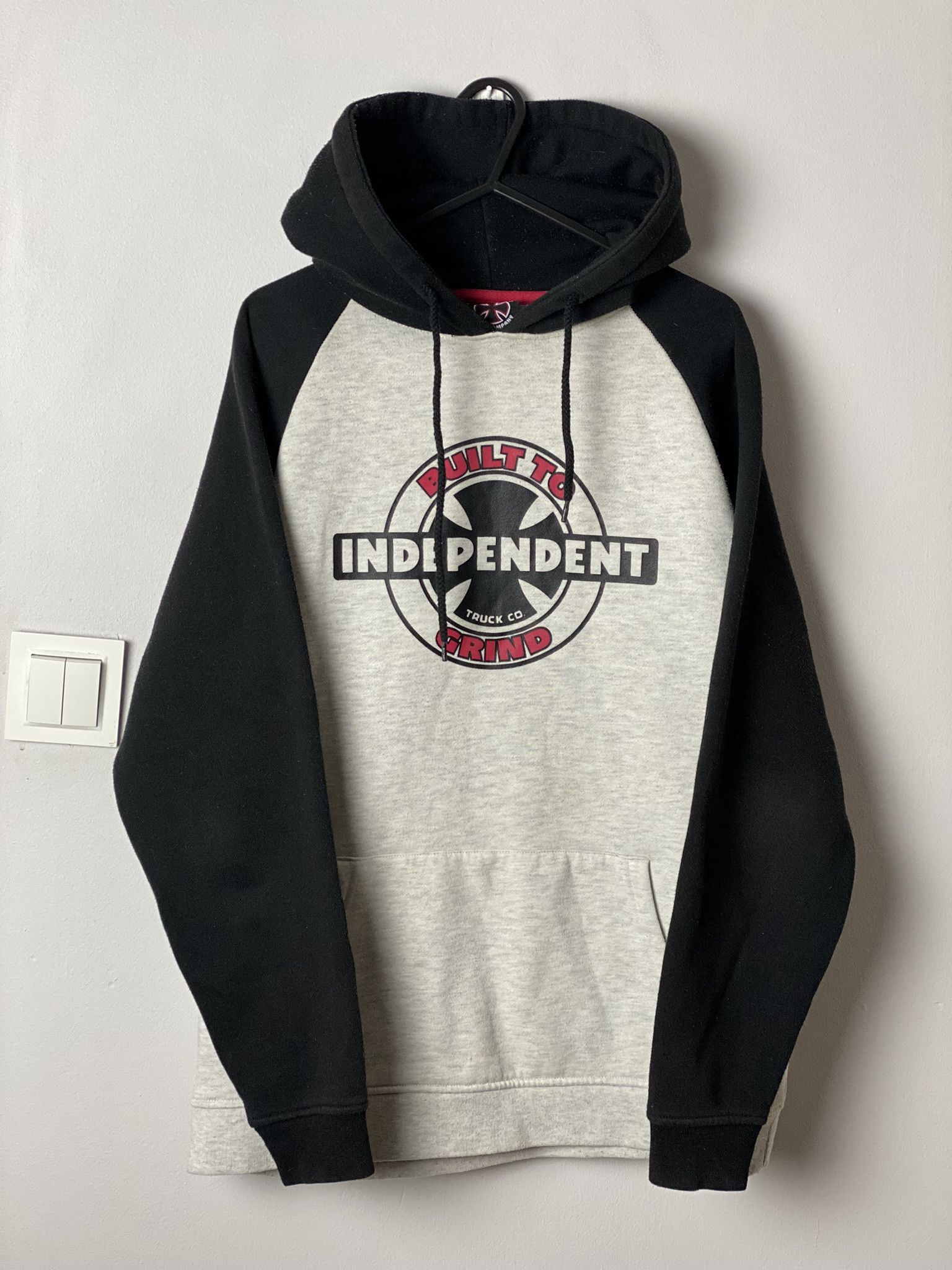 Vintage Independent vintage hoodie big logo | Grailed