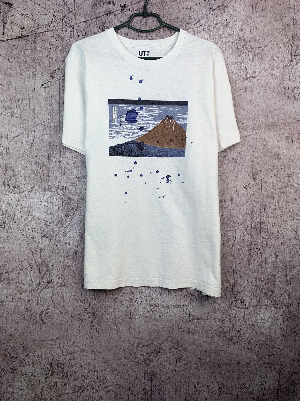 Uniqlo Uniqlo Hokusai Blue T Shirt | Grailed