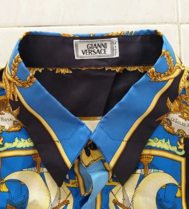 Versace VERSACE SILK BUTTONS UP SHIRTS | Grailed