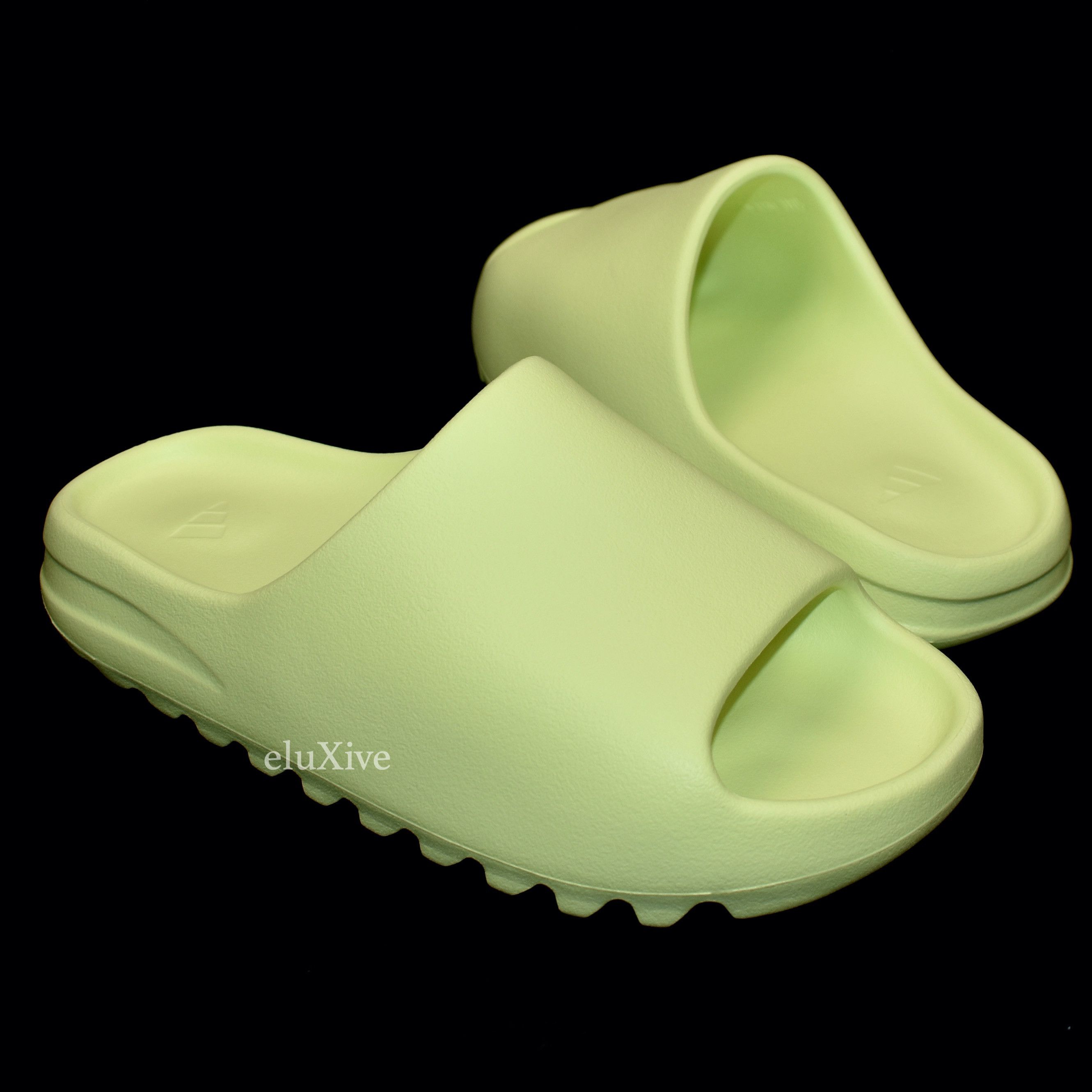 Adidas × Kanye West Adidas Kanye West Yeezy Slide Glow Green DS 2022 ...
