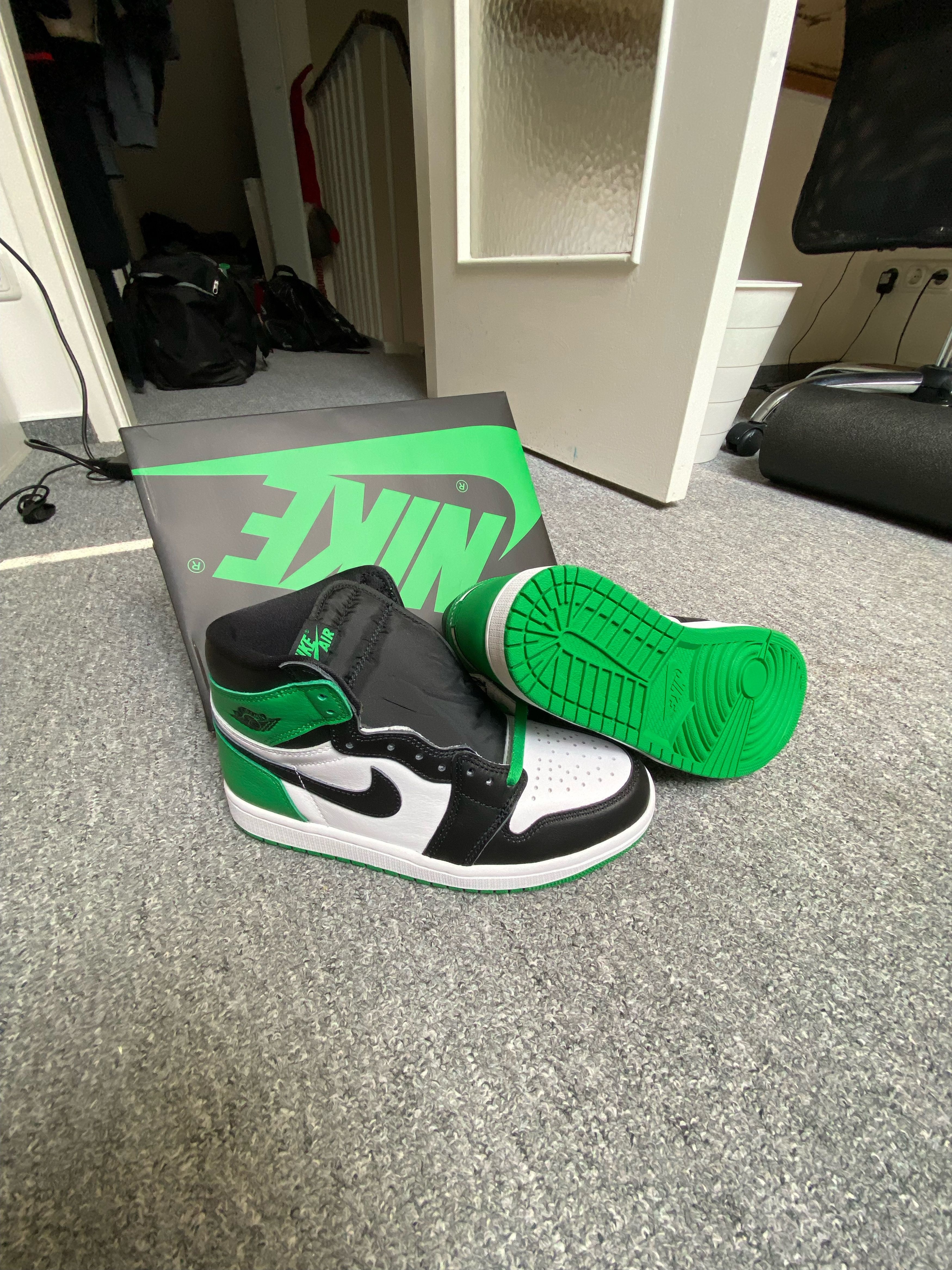 Nike Nike Air Jordan 1 Retro High OG "Lucky Green" | Grailed