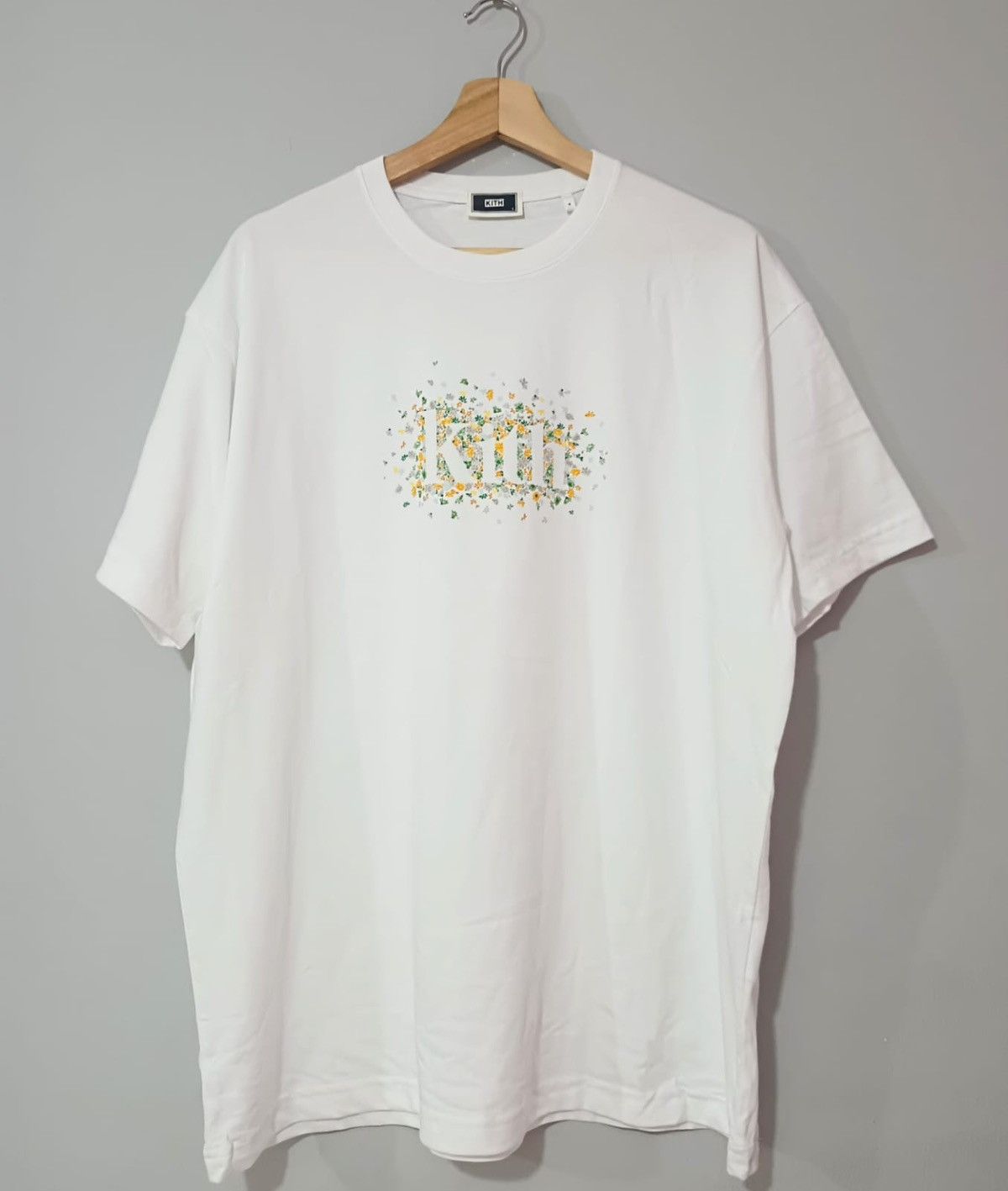 Kith Kith Meadow Serif Tee | Grailed