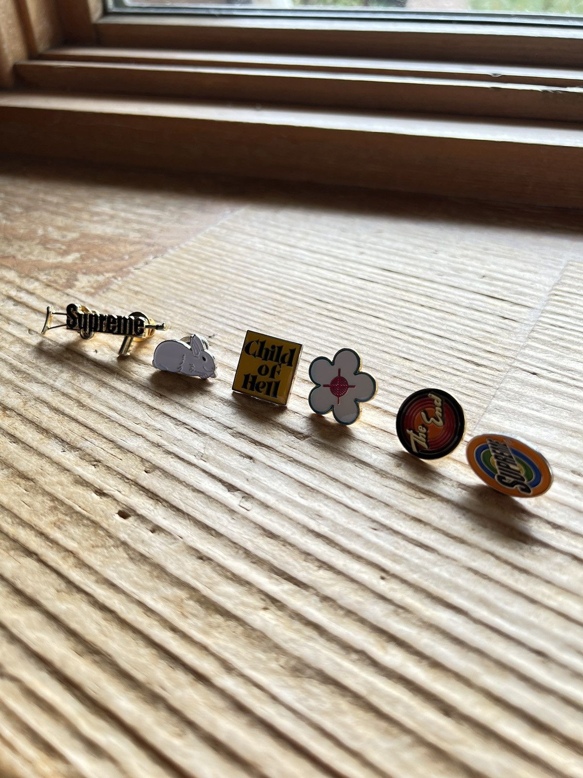Supreme Old Supreme Pins | Grailed