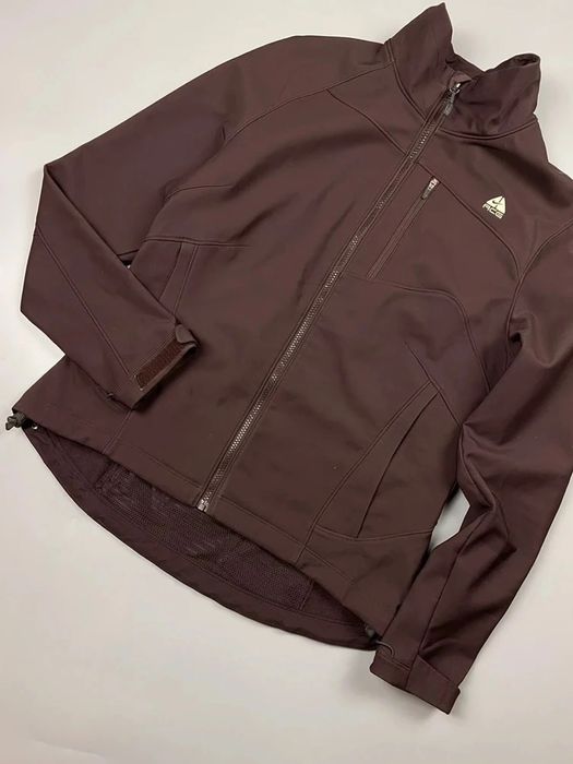 Nike Nike ACG Vintage woman softshell brown | Grailed