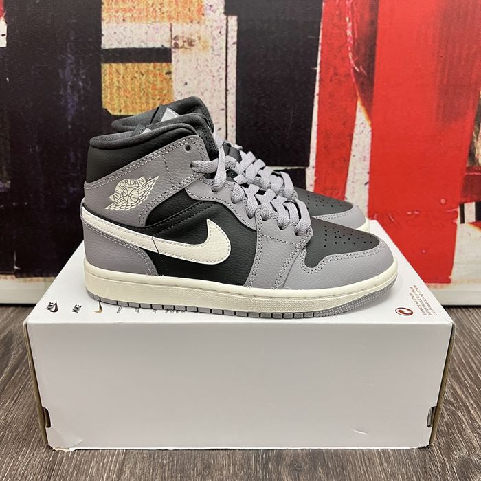 Nike W Nike Air Jordan 1 Mid SE Cement Grey Sail Anthracite AJ1 | Grailed