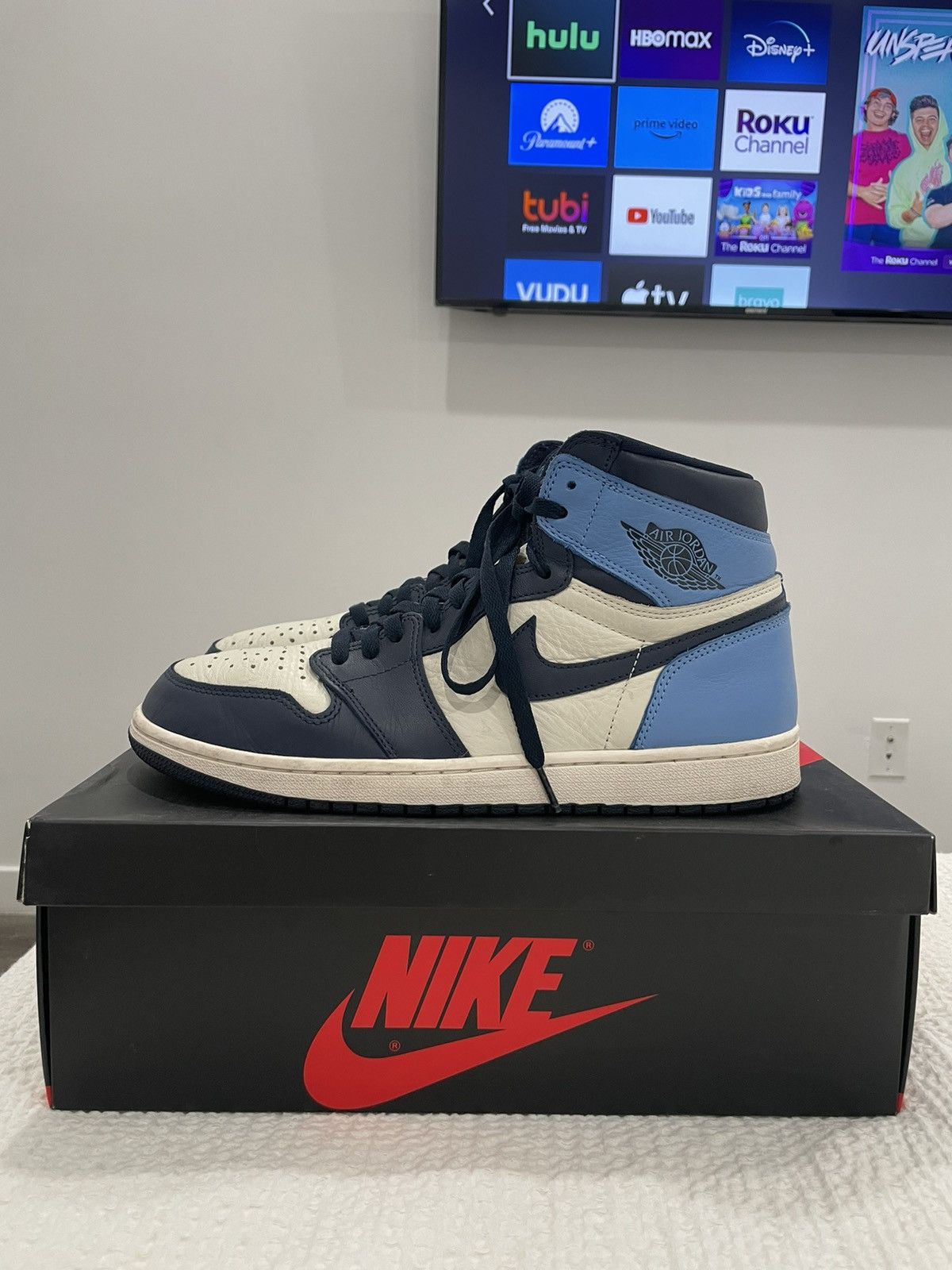 Nike Air Jordan 1 Retro High Obsidian UNC | Grailed