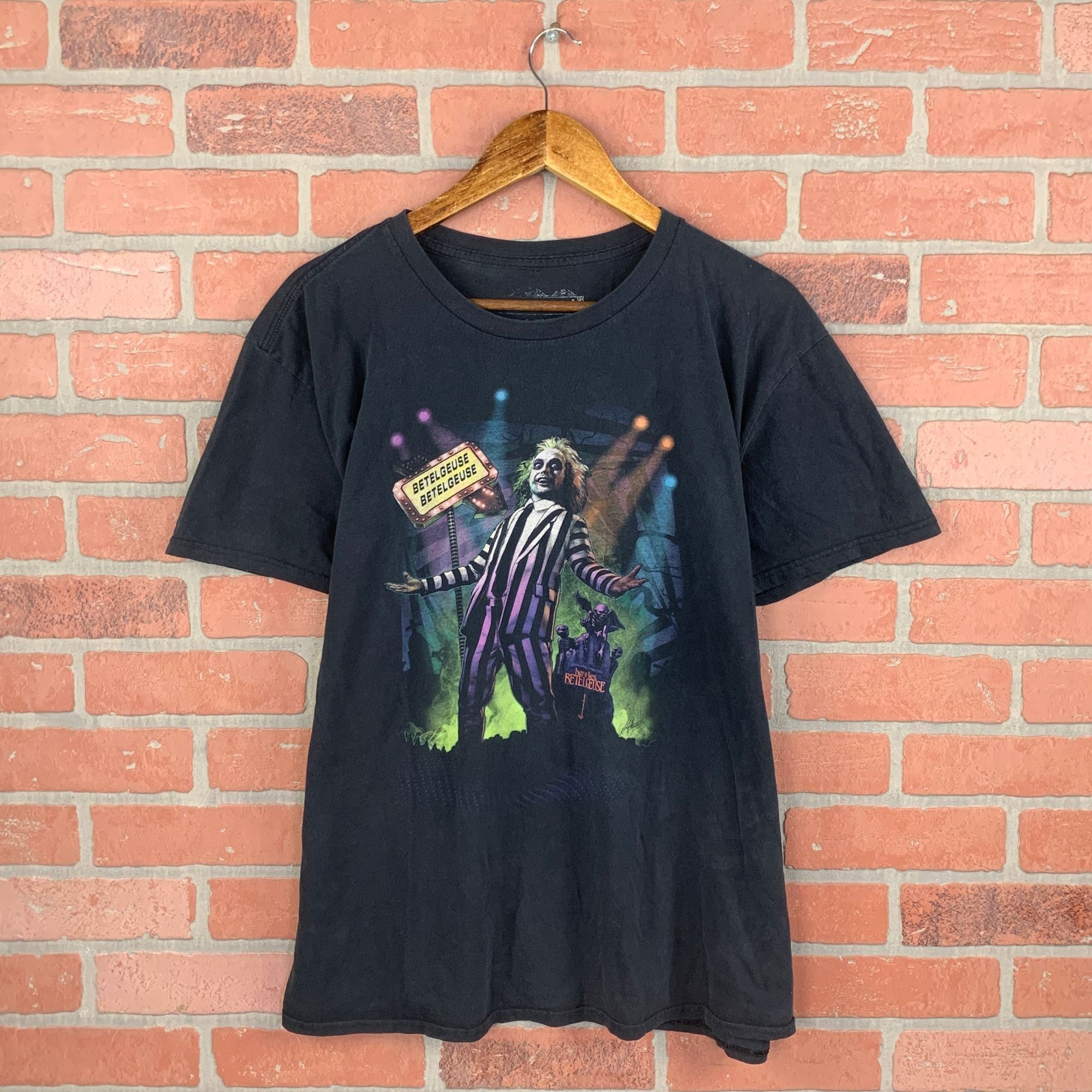 Vintage BeetleJuice Betelgeuse Character Retro Movie Graphic T-Shirt ...
