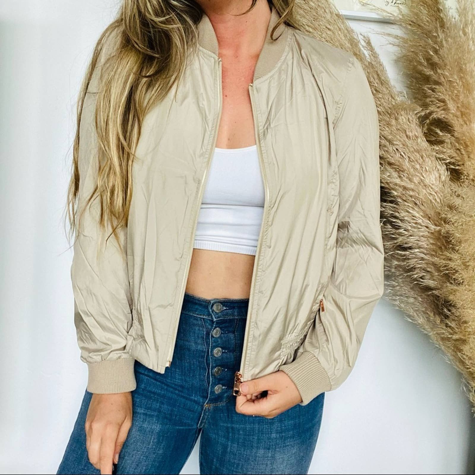 Banana Republic BANANA REPUBLIC Cream Tan Cropped Ruffle Cuff Bomber ...