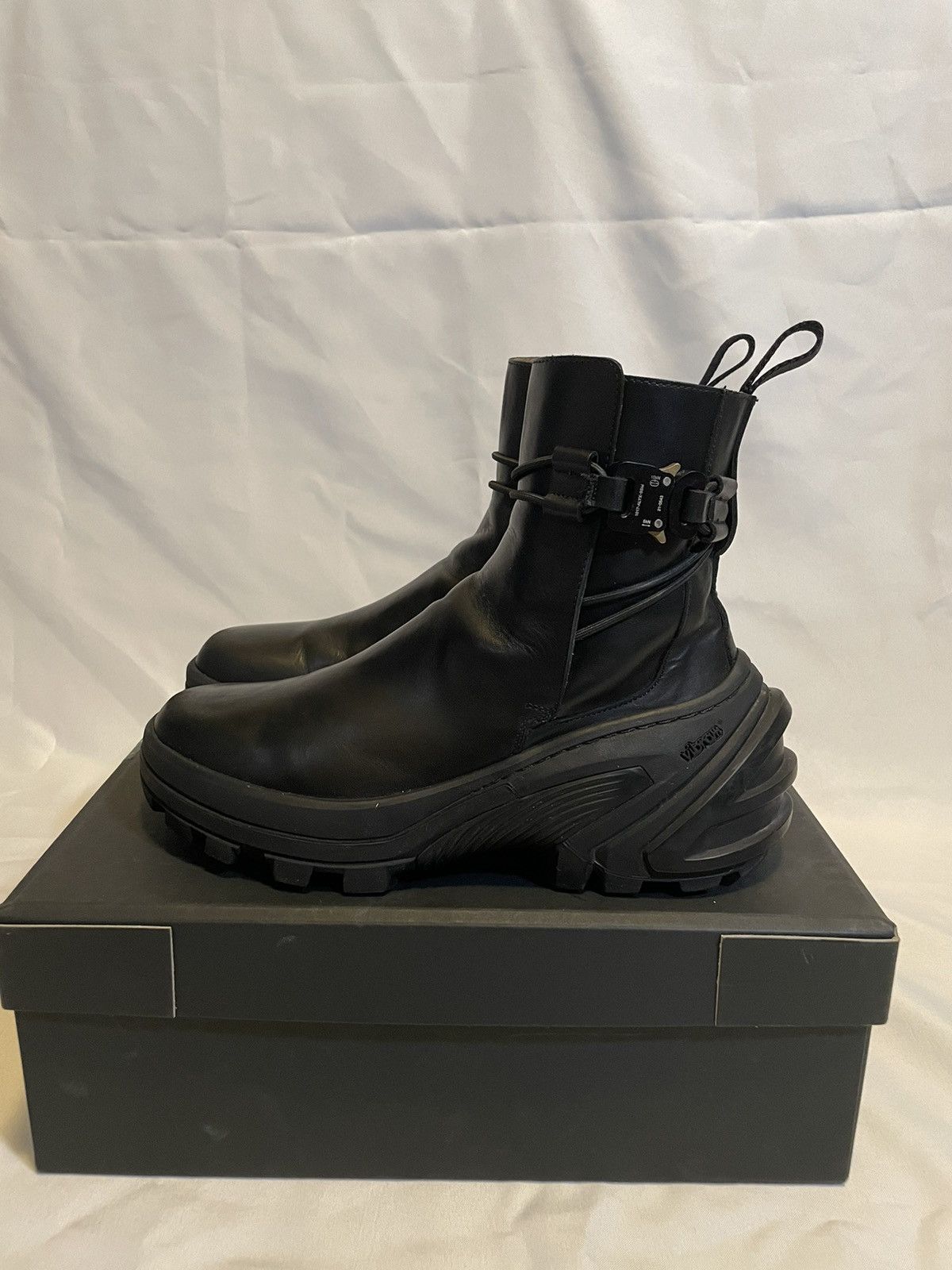 Alyx 1017 ALYX 9SM Vibram Sole Chelsea Boots | Grailed