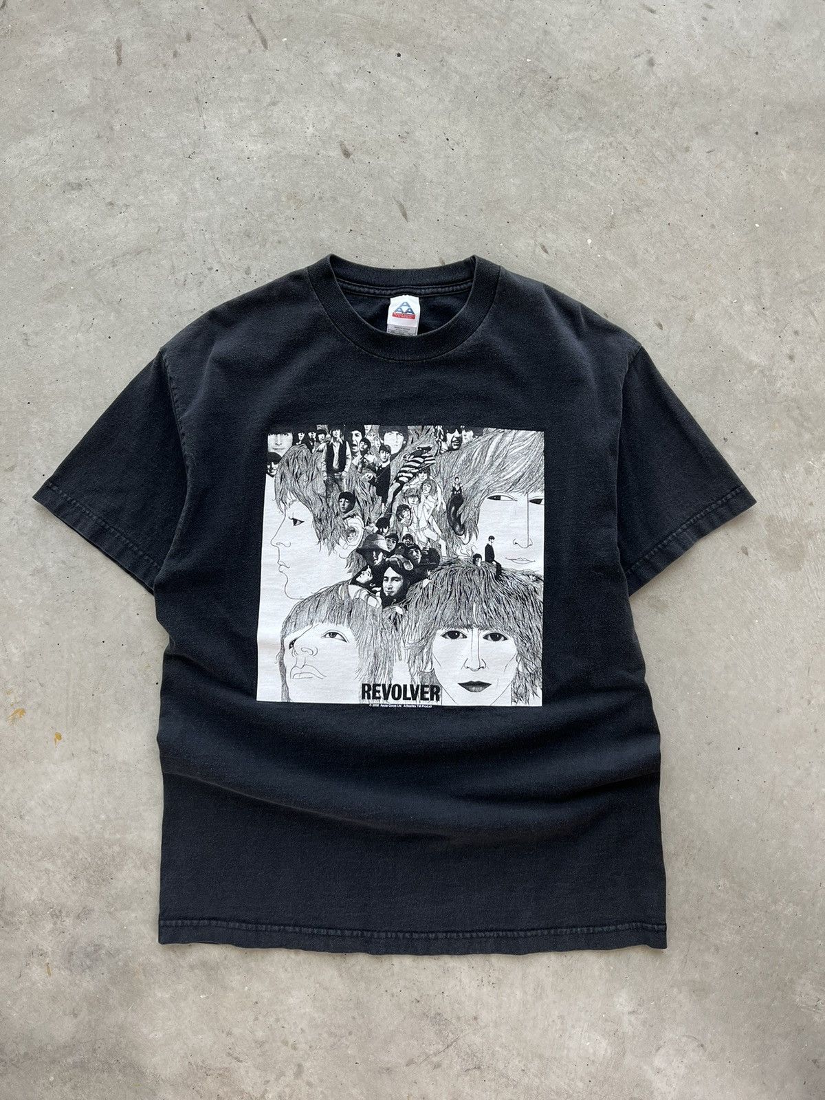 Vintage Vintage 00’s 2002 The Beatles ‘Revolver’ Album Artwork Tee ...