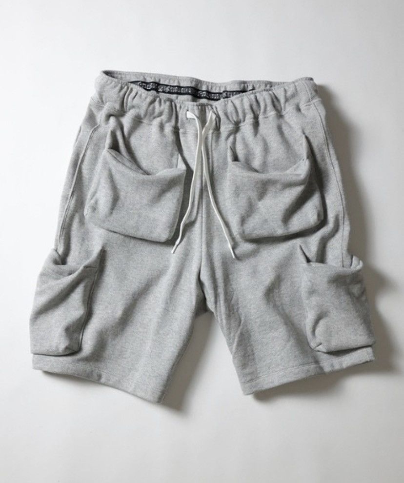 Number (N)ine Number nine cargo sweat shorts size 3 | Grailed