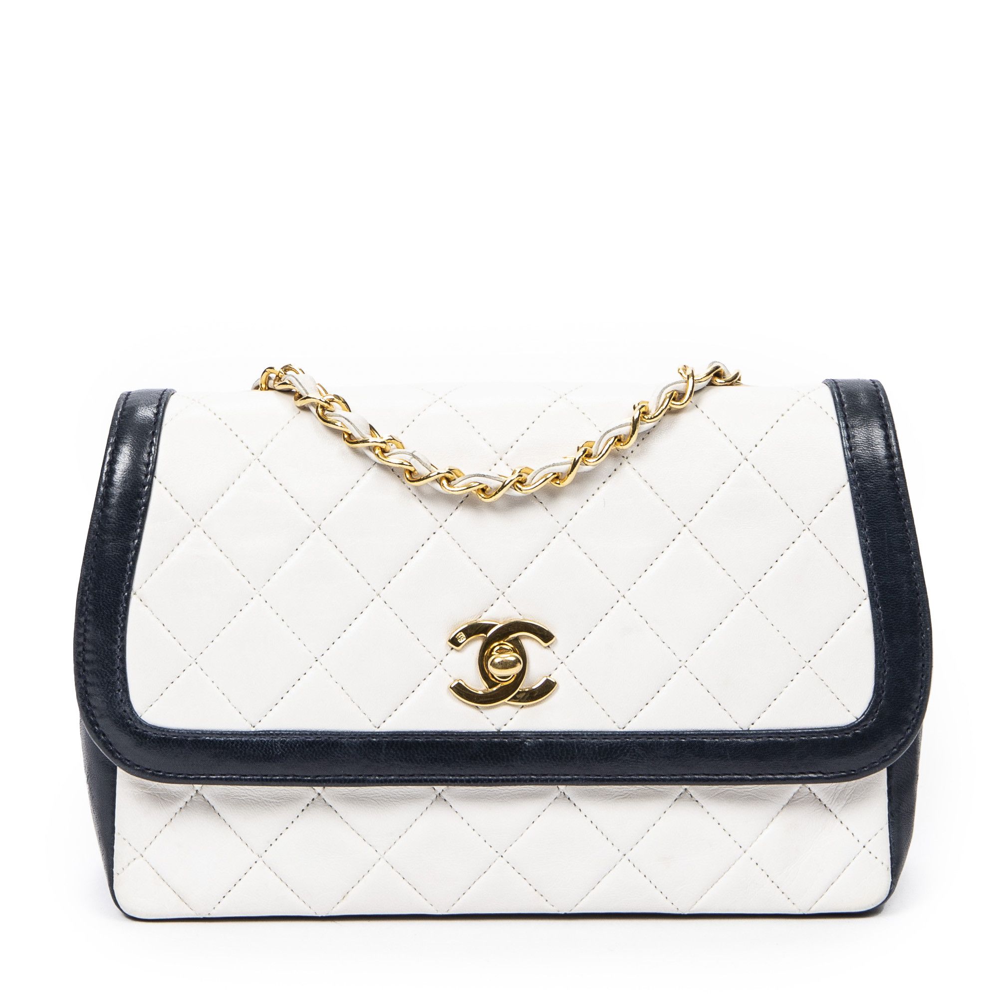 Chanel Rare Vintage Small Bicolor Border Flap in White/Navy Quilted ...