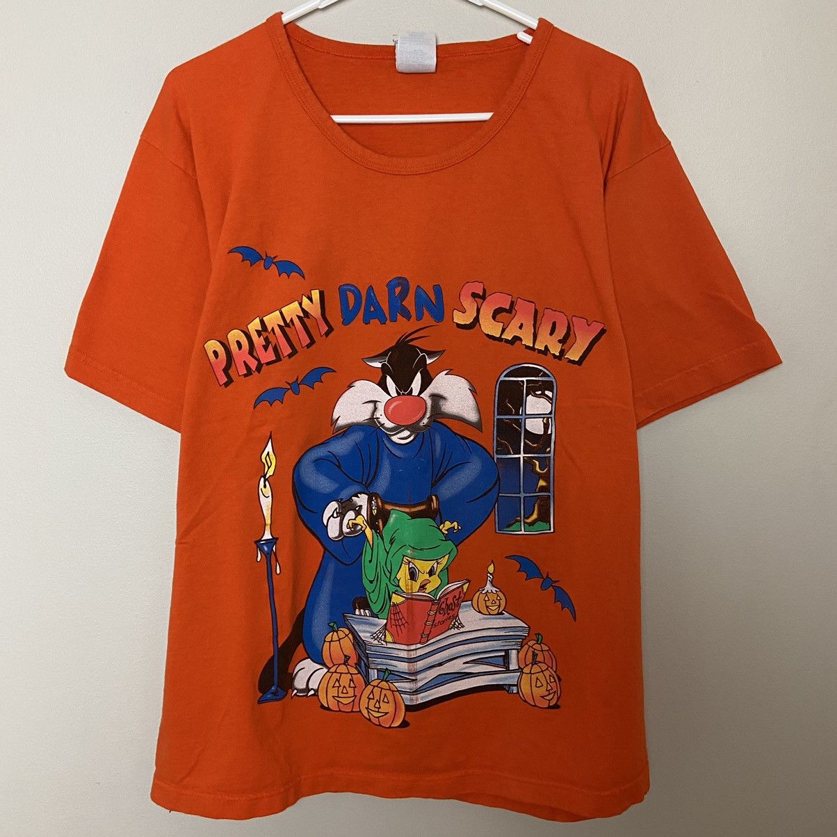 Vintage Vintage 1999 Looney Tunes Pretty Darn Scary Tee | Grailed