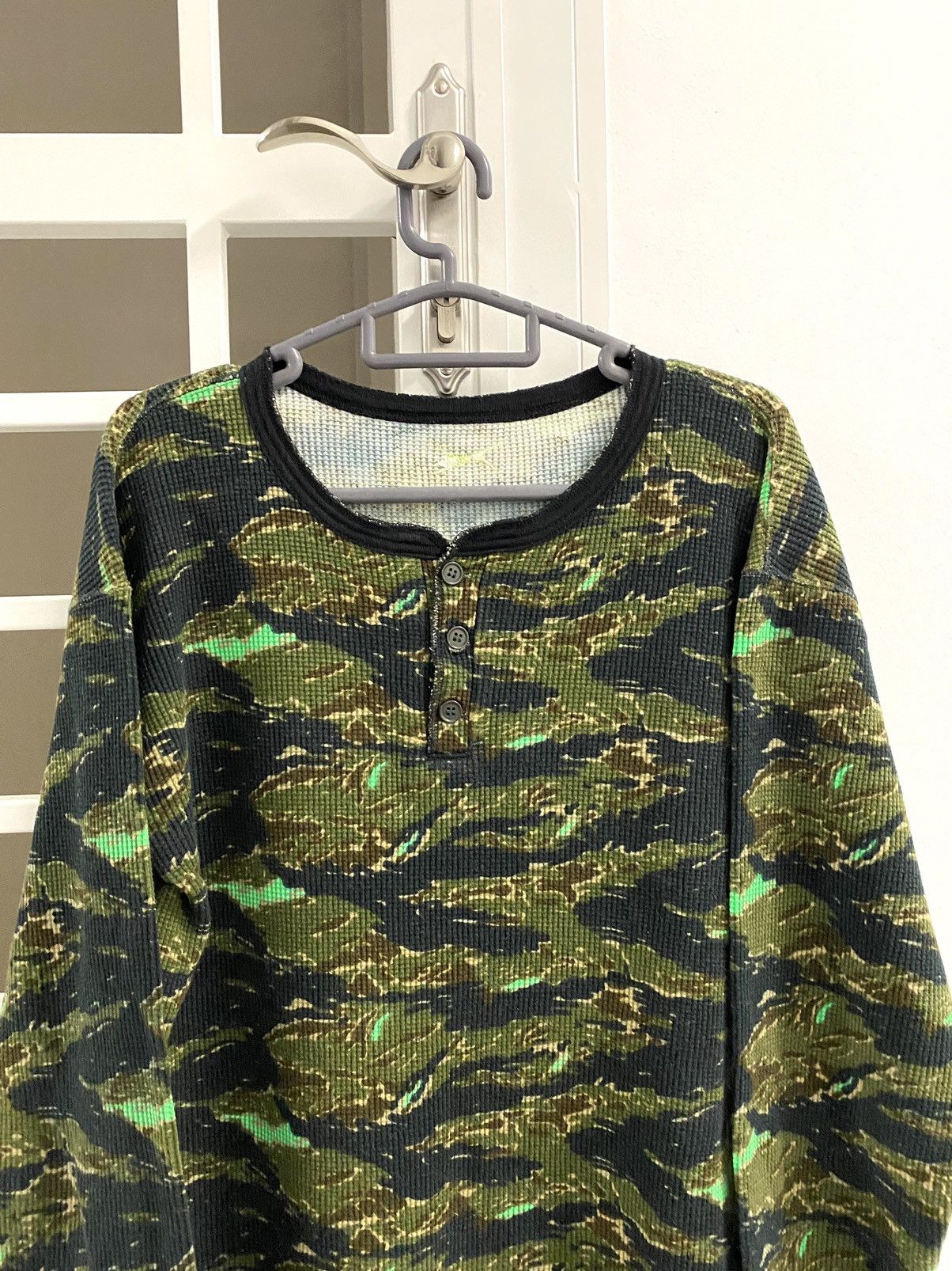 Undercover Undercover Chaotic Discord camo tiger stripe | Grailed