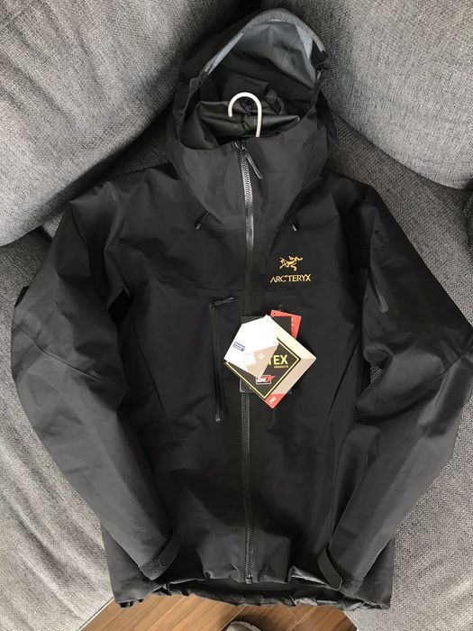 Arc'Teryx Arcteryx Alpha SV Gore Tex 24K Gold Jacket Black | Grailed