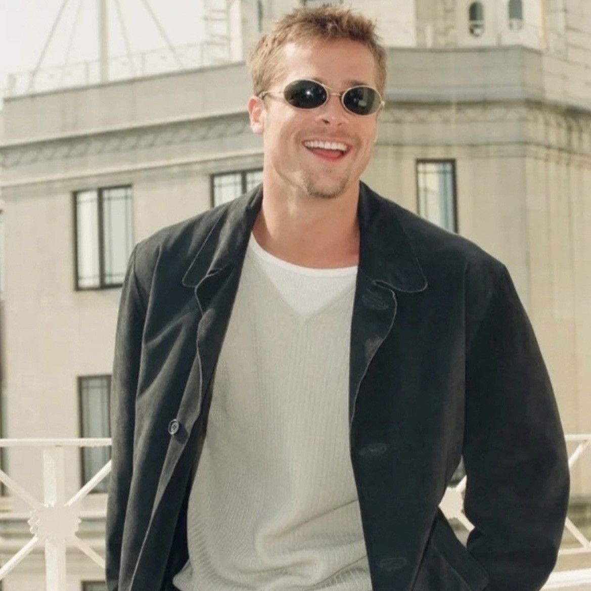 Vintage Vintage Oakley E-Wire 90s Sunglasses Gold | Grailed