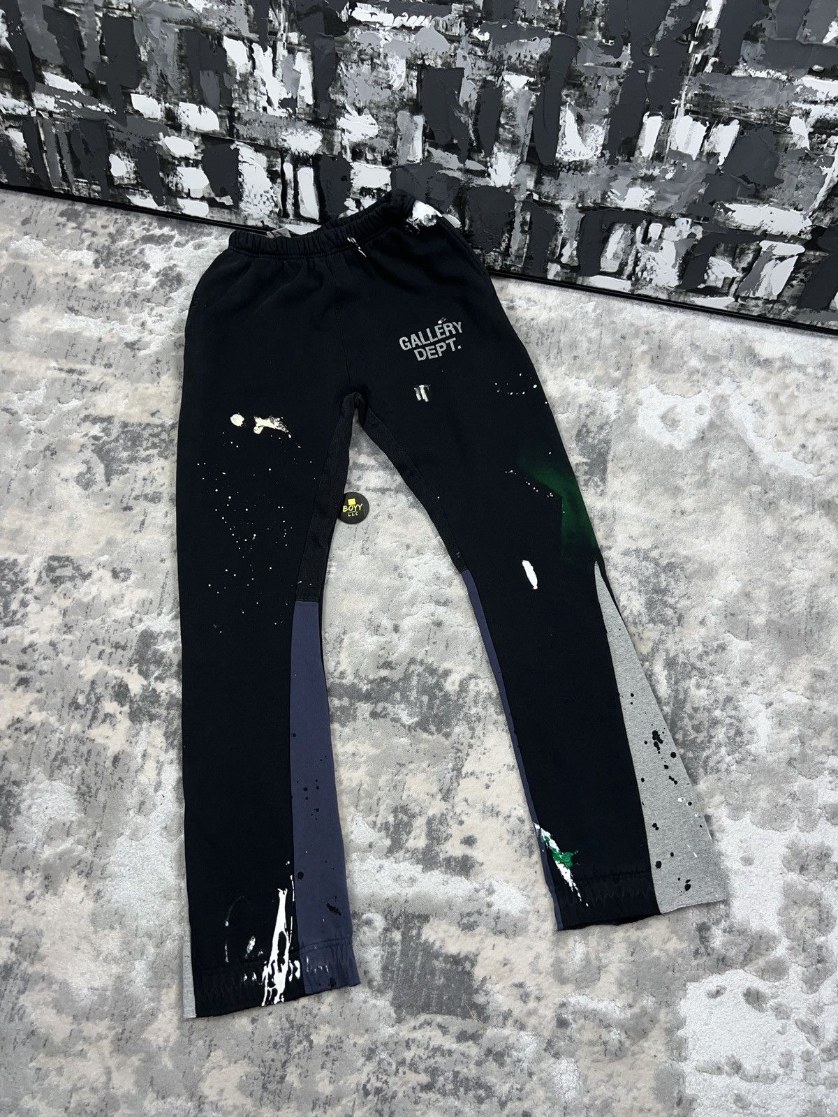 Gallery Dept. Gallery dept paint splatter flare sweatpants M | Grailed