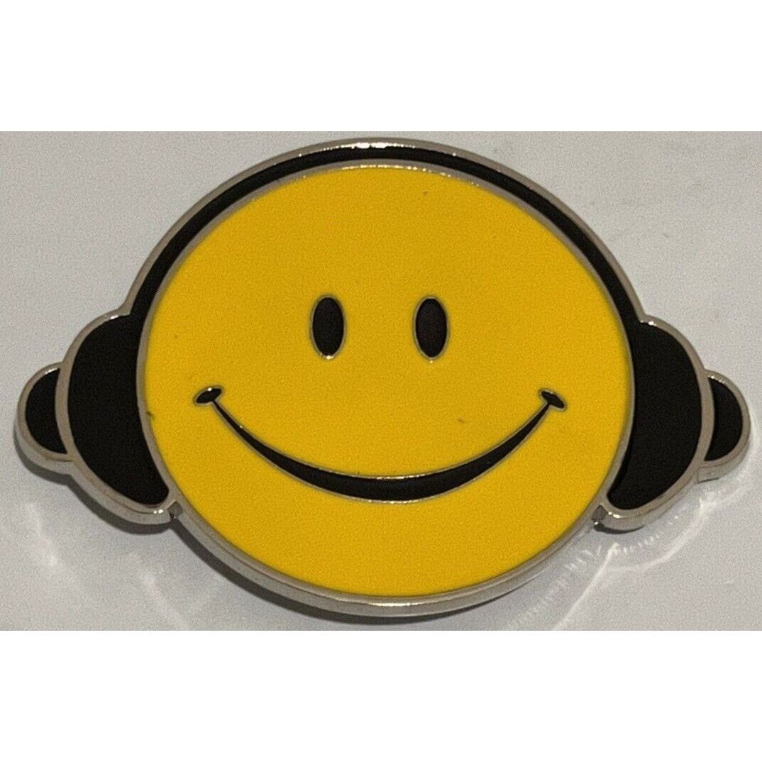 Vintage Yellow Smiley Face Emoji with Headphones Metal Belt Buckle U | Grailed
