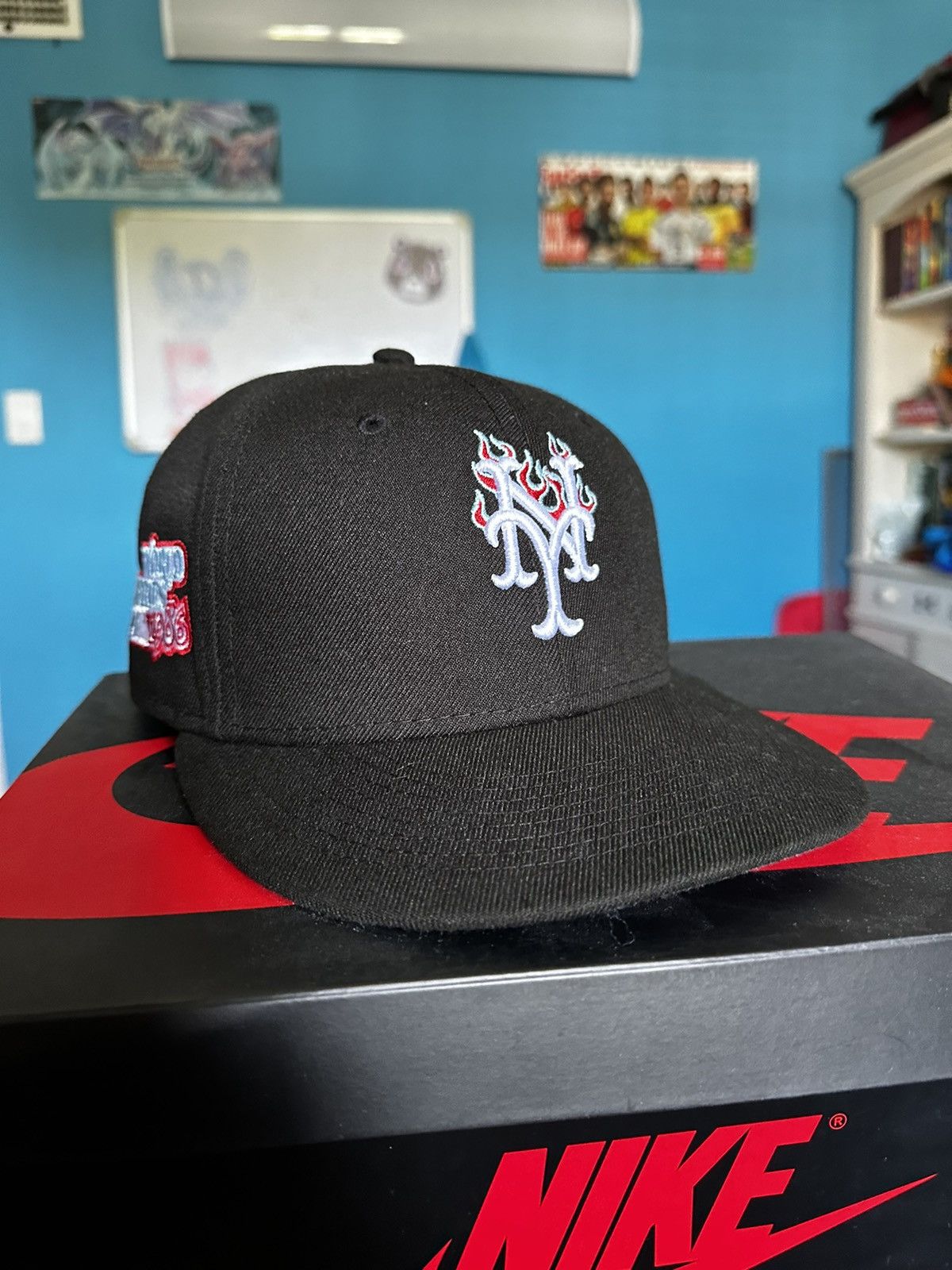 MLB × New Era Mets black fitted hat baby blue uv size 7 1/8 flame logo ...