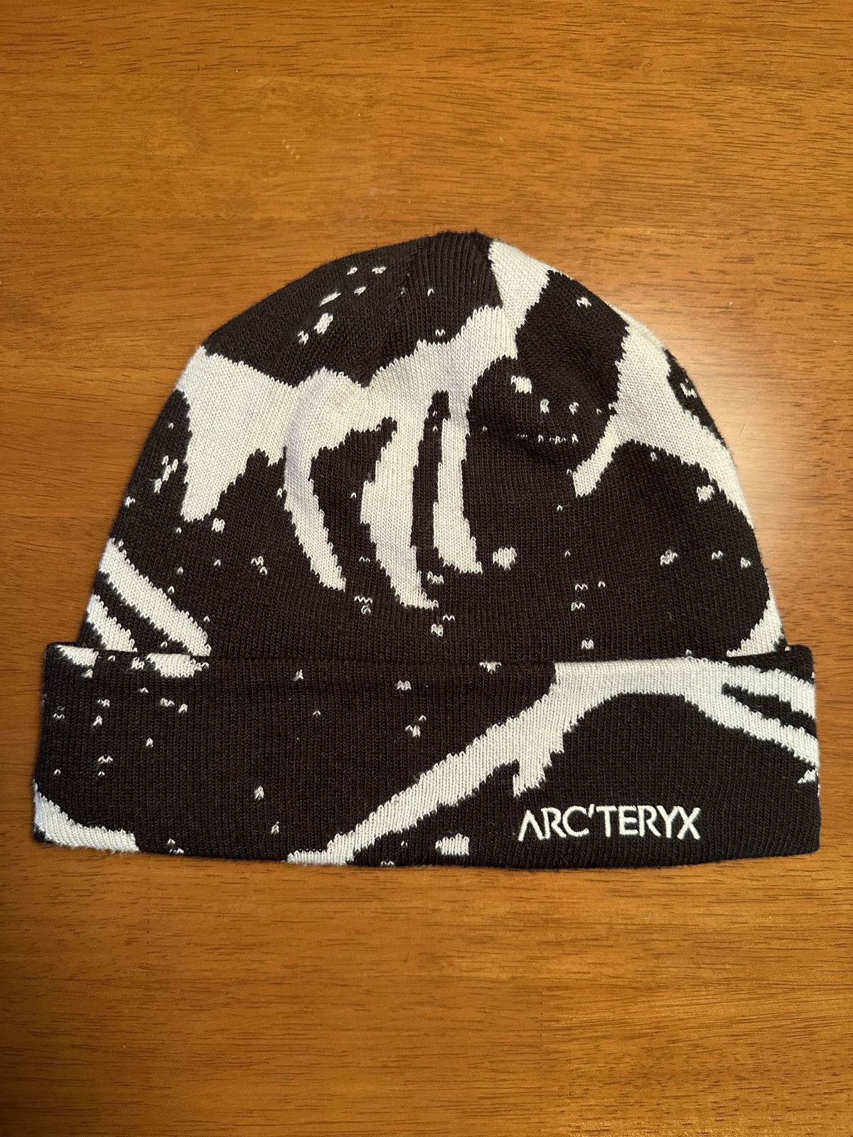 Arc'teryx arc'teryx grotto toque beanie orca | Grailed