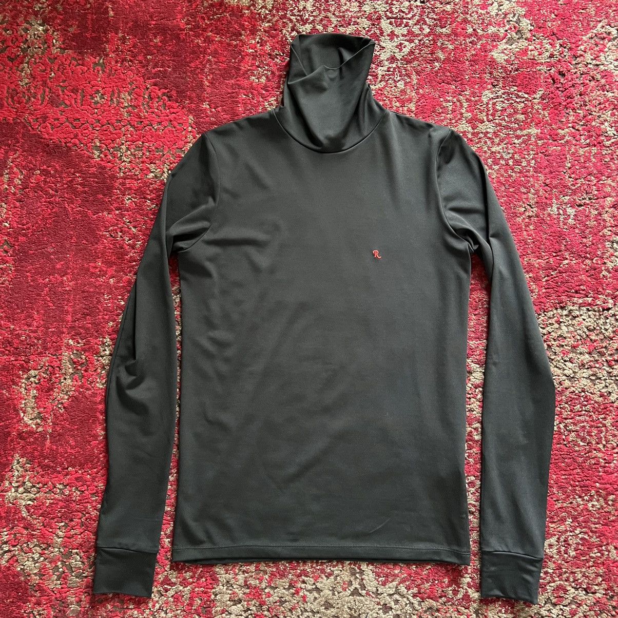 Raf Simons "Closer" AW 2003-2004 R chest embroidered turtleneck | Grailed