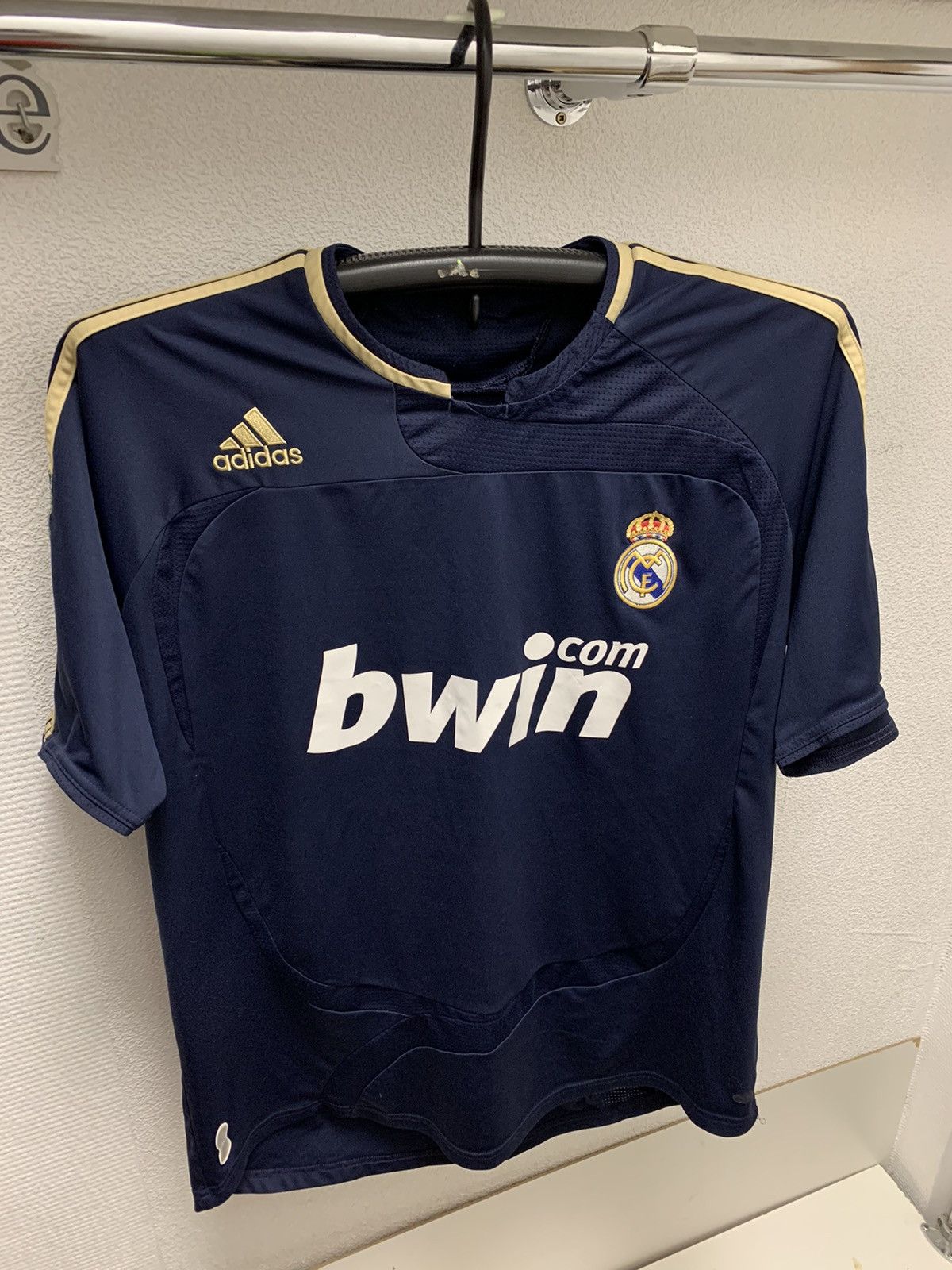 Vintage Real Madrid adidas vintage soccer jersey bwin 2004 L lfp | Grailed