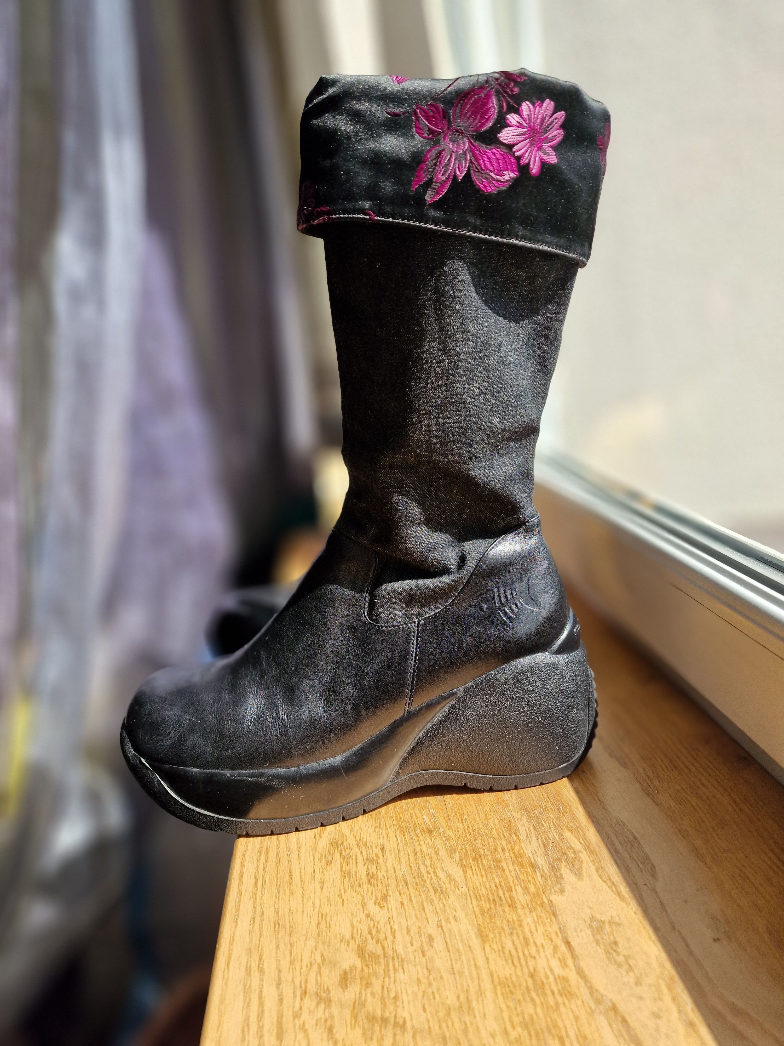 Vintage Authentic Vintage Fishbone platforn leather 2000s boots | Grailed
