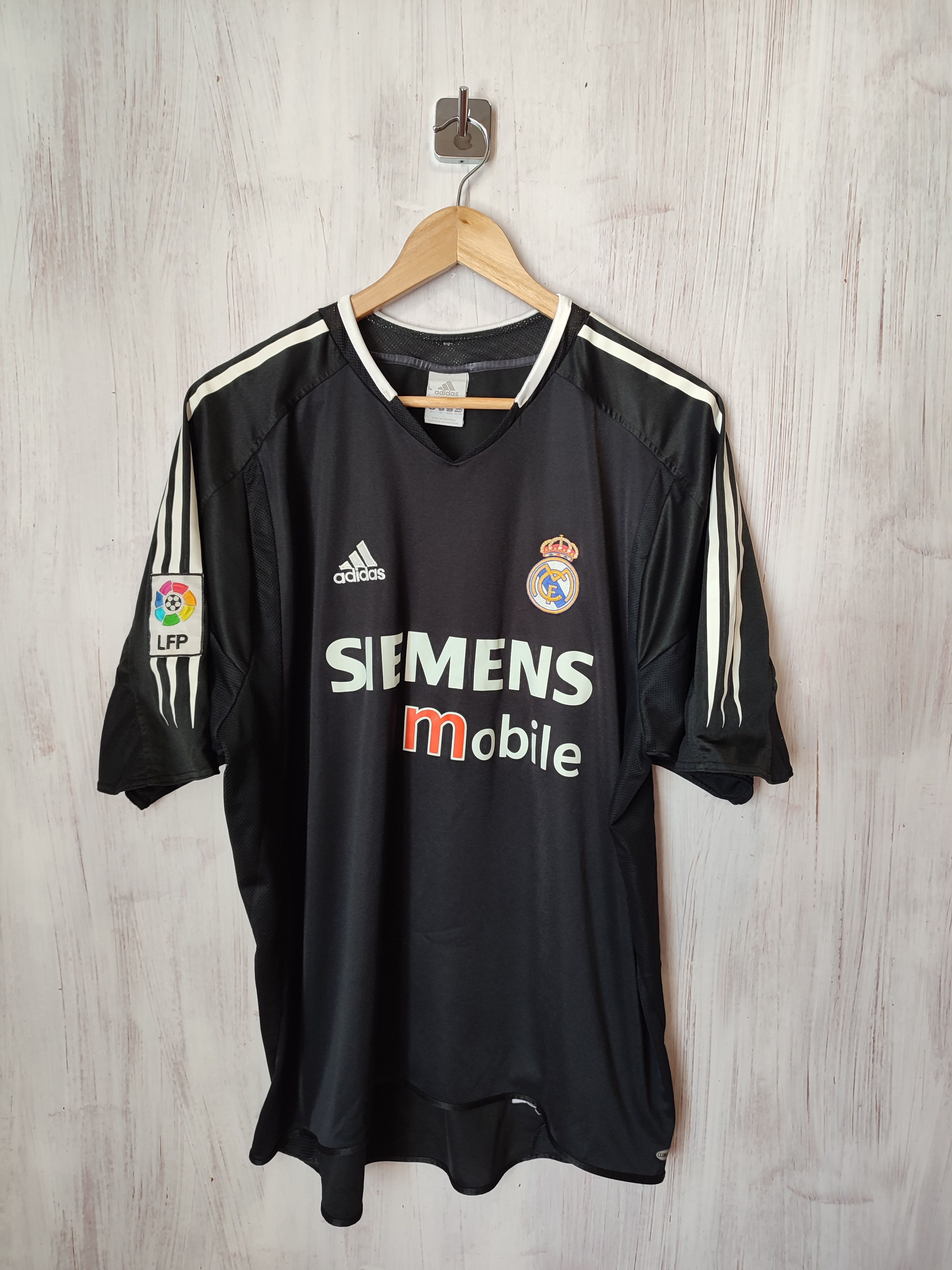 Adidas Real Madrid 2004 2005 away Adidas shirt jersey soccer kit | Grailed