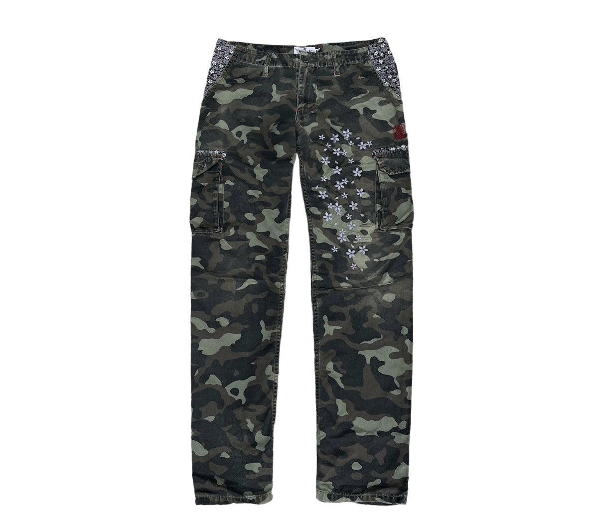 Kamakura SOLD 💥Rare💥Karakuri Tamashi Cargo Camo flowers design | Grailed