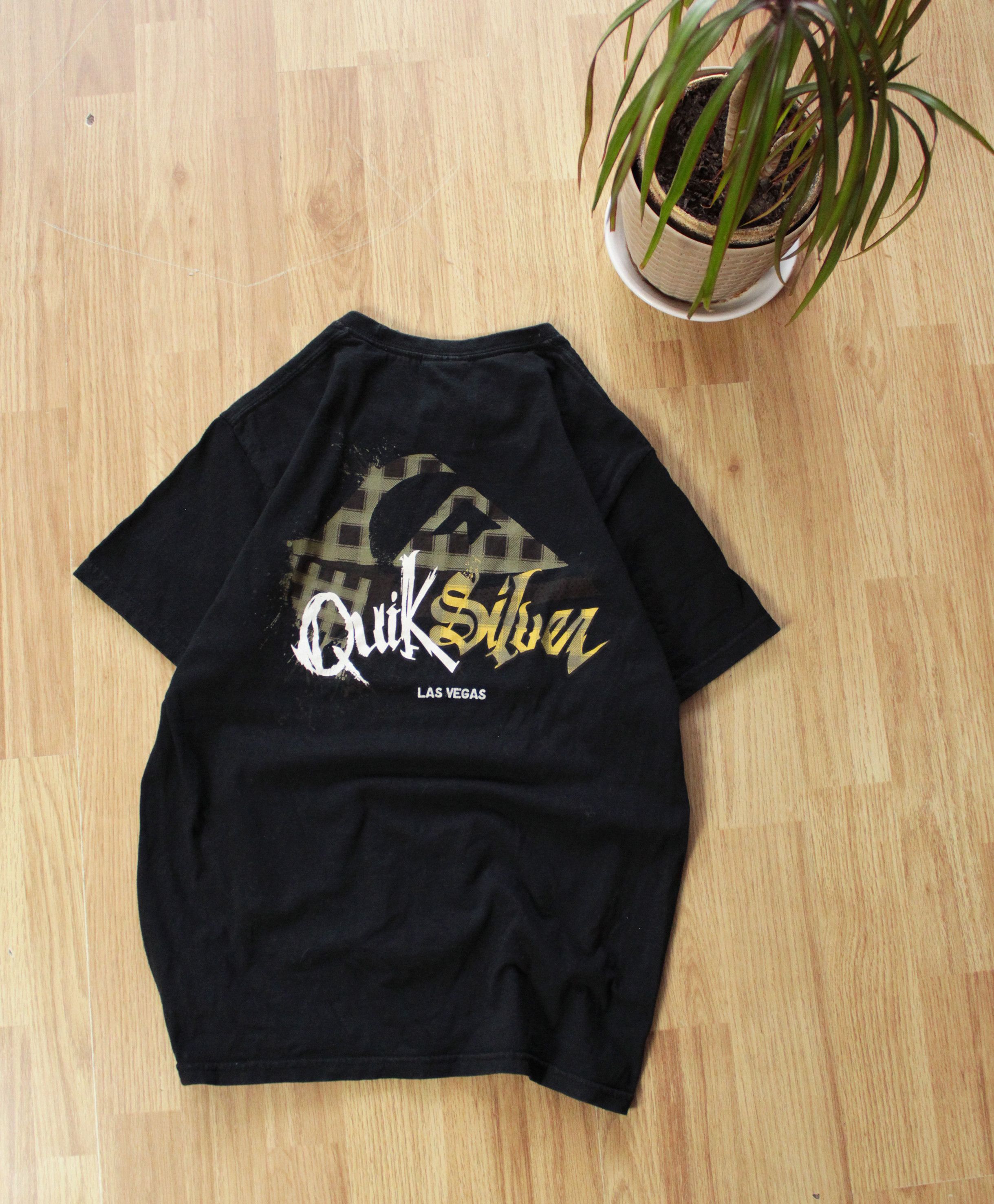 Vintage 🔥 QuikSilver Black Vintage T-Shirt 🔥 | Grailed