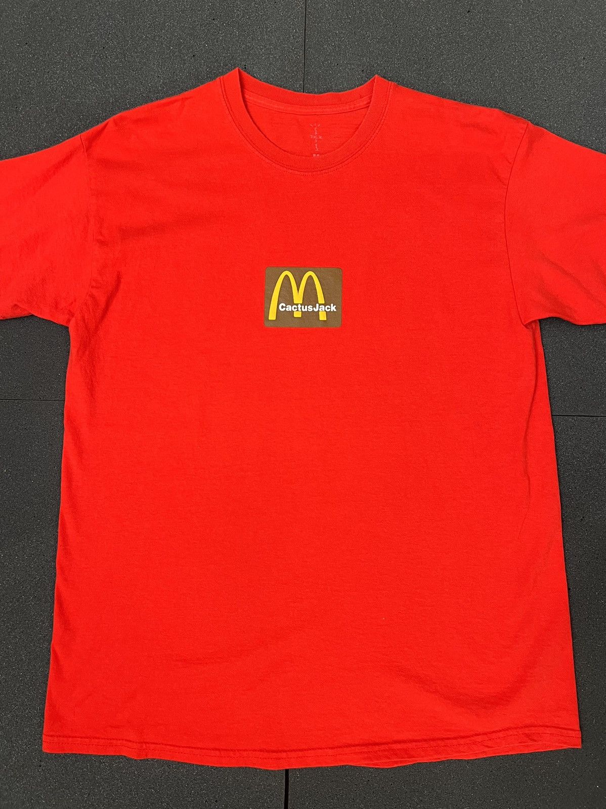 Travis Scott Medium Travis Scott McDonalds Cactus Jack Red Sesame T ...