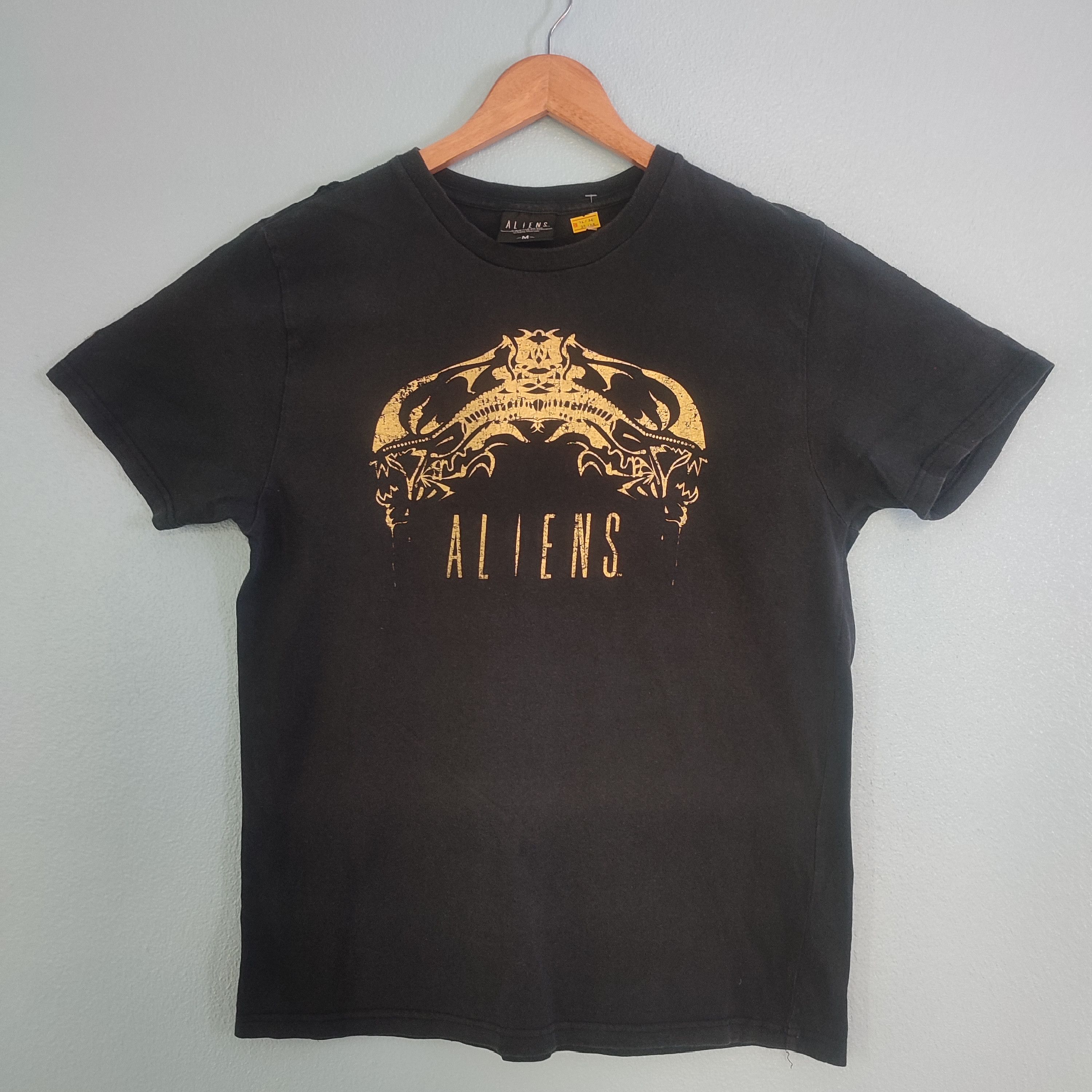 Movie × Vintage ALIENS American Horror Thriller movie Tshirt | Grailed