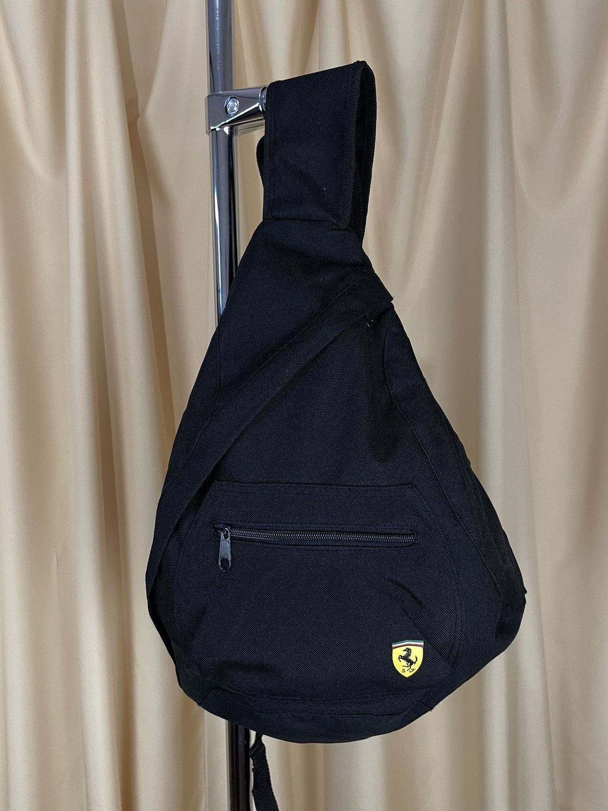 Ferrari × Formula 1 × Streetwear 🔥Ferrari crossbody bag mini logo ...
