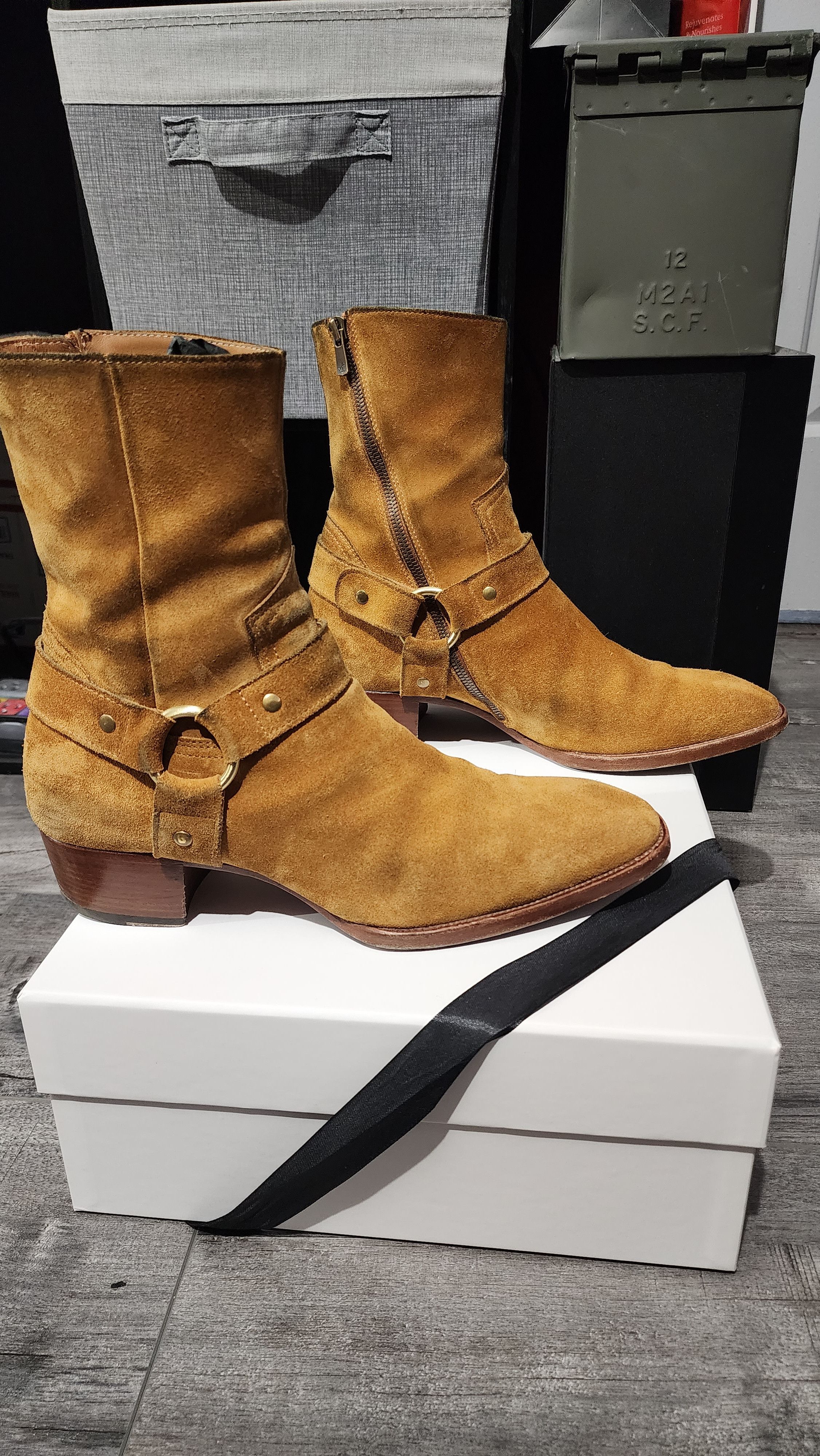 Story Et Fall Story et Fall Wyndham Oak Suede | Grailed
