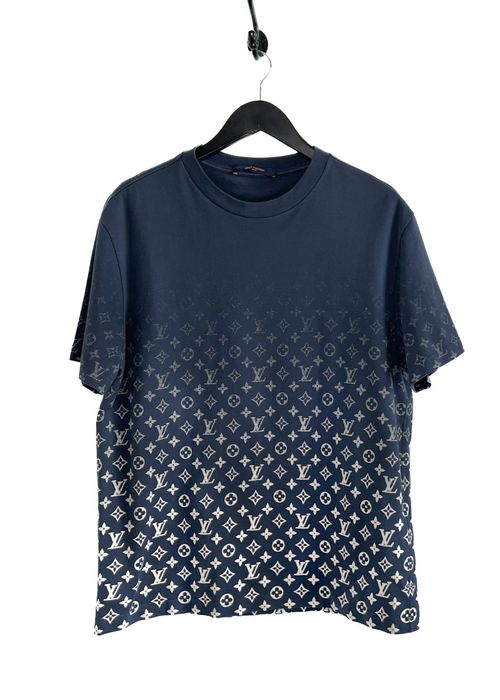 Louis Vuitton Louis Vuitton Navy Blue Gradient Monogram Print T-shirt ...
