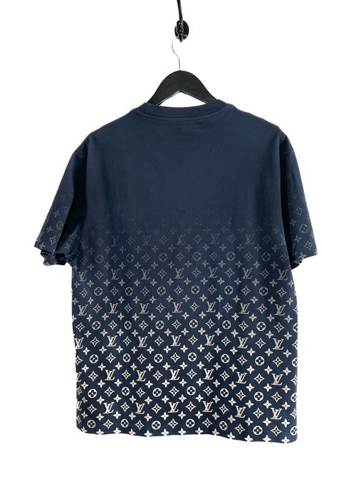 Louis Vuitton Louis Vuitton Navy Blue Gradient Monogram Print T-shirt ...