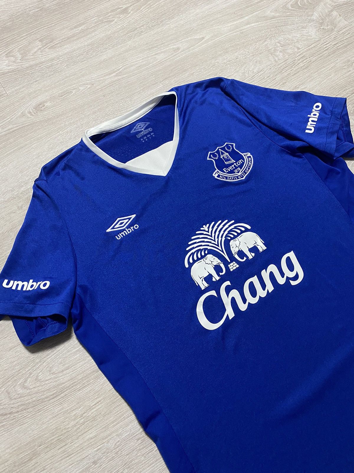Umbro Umbro soccer jersey Everton chang size M | Grailed