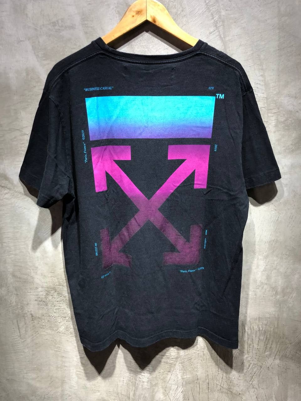 Off-White Off-White Gradient Arrows tee | Grailed