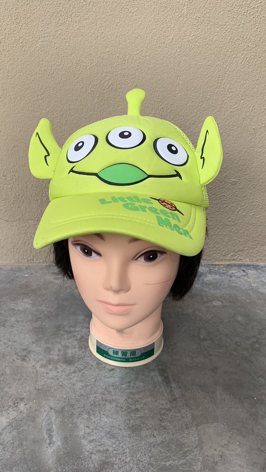Disney × Streetwear × Vintage Vintage Disney Little Green Men Alien ...