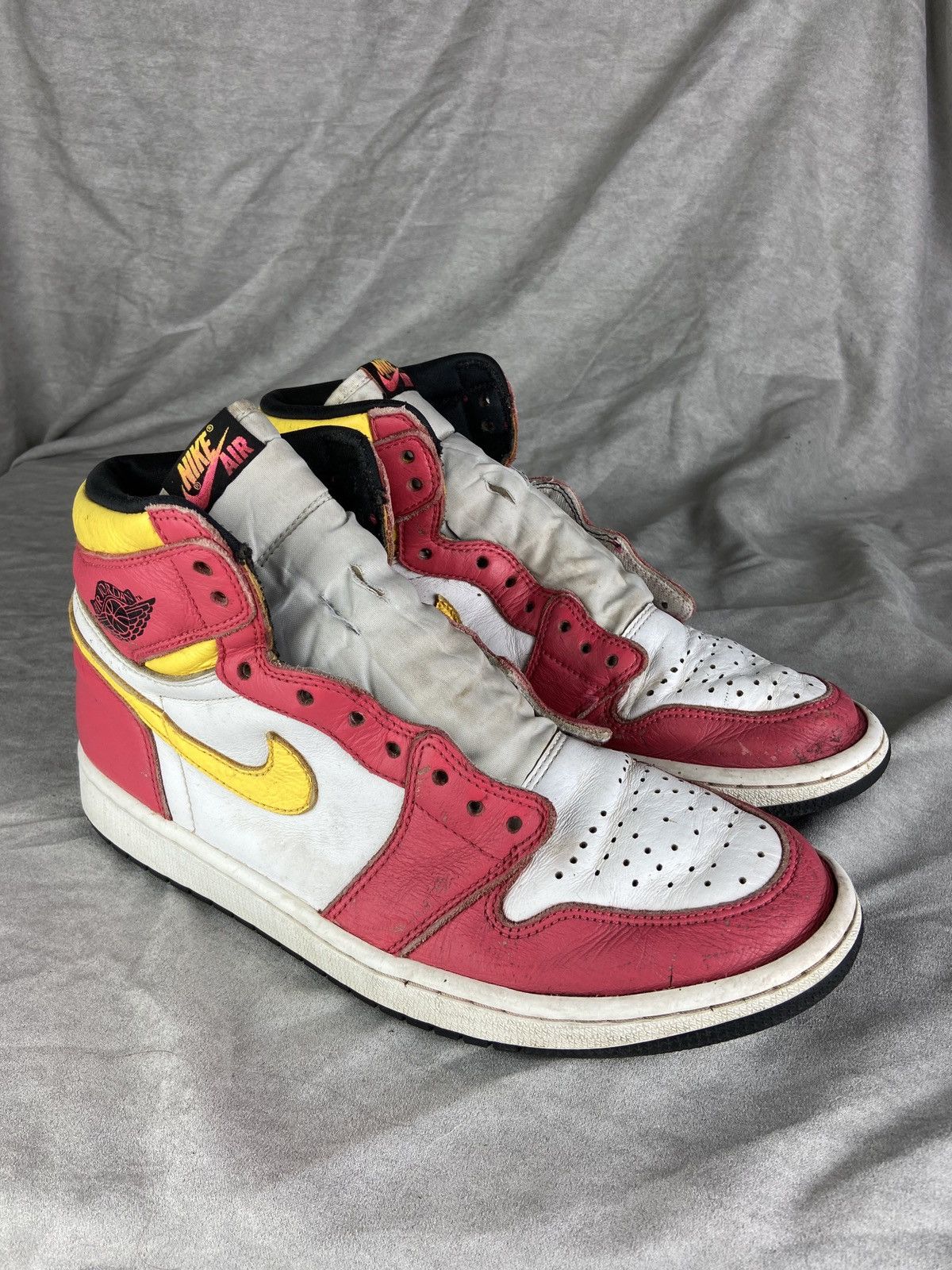 Jordan Brand × Nike Jordan 1 Retro High OG Light Fusion Red | Grailed