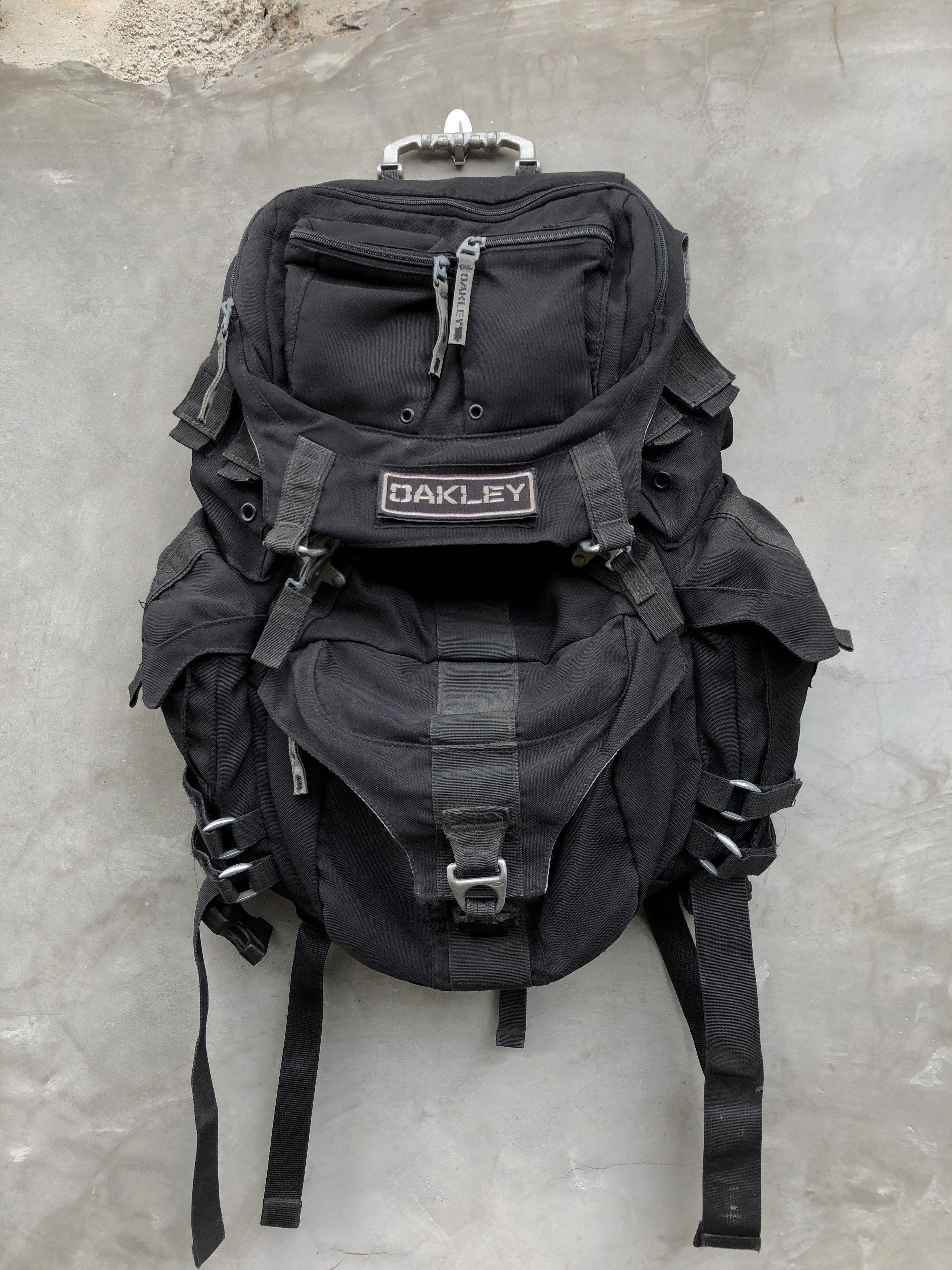 Backpack × Oakley × Vintage Oakley Mechanism Backpack | Grailed