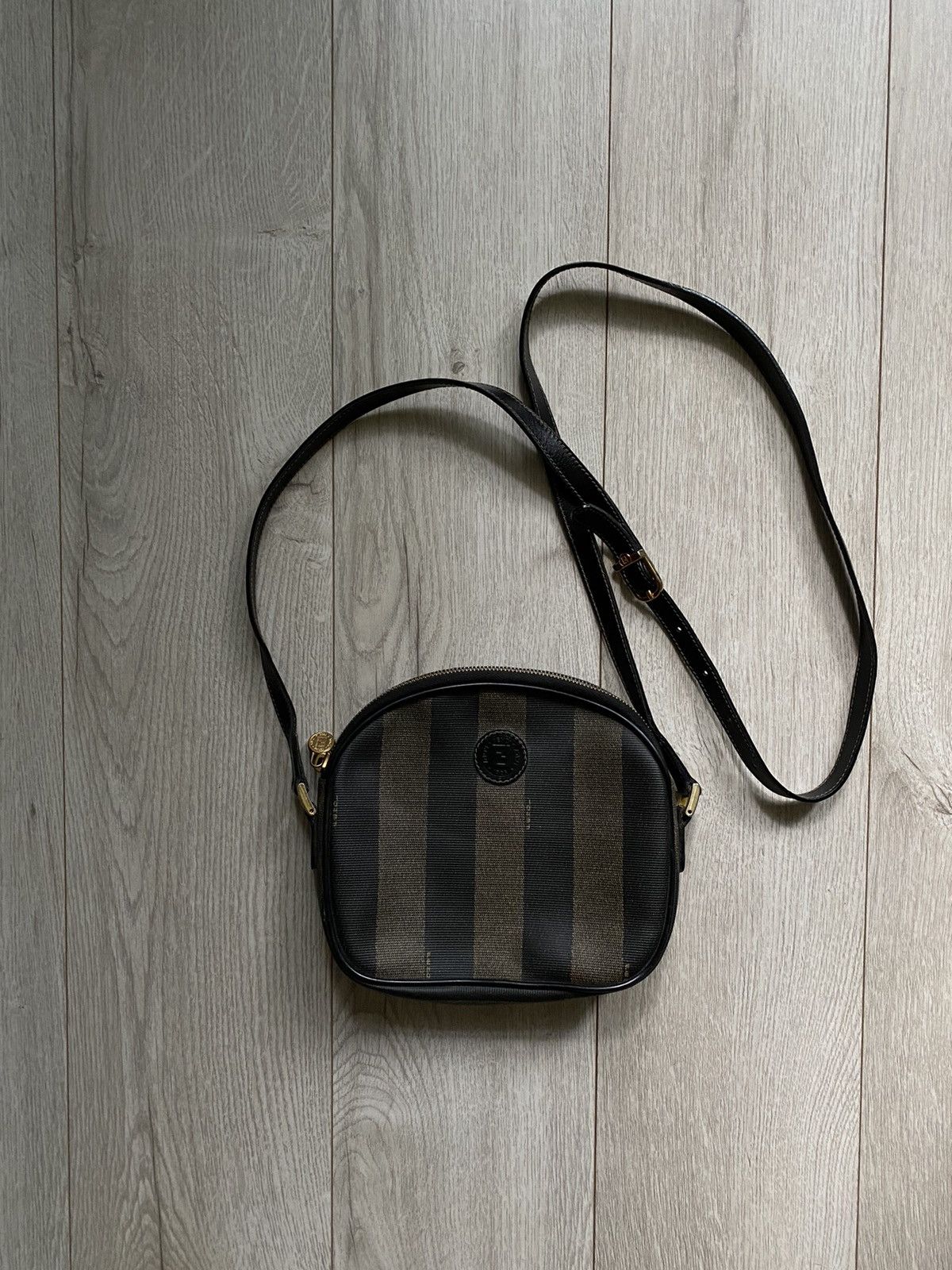 Fendi × Vintage Rare Vintage Fendi Roma crossbody bag | Grailed