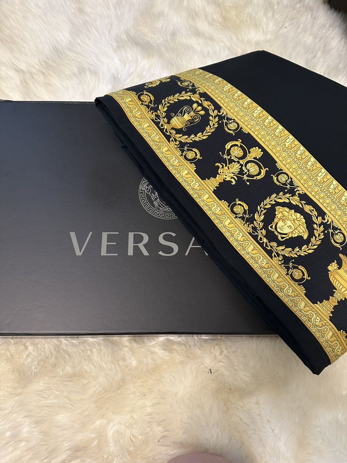 Versace Versace King/Cali King sheet and pillow set | Grailed